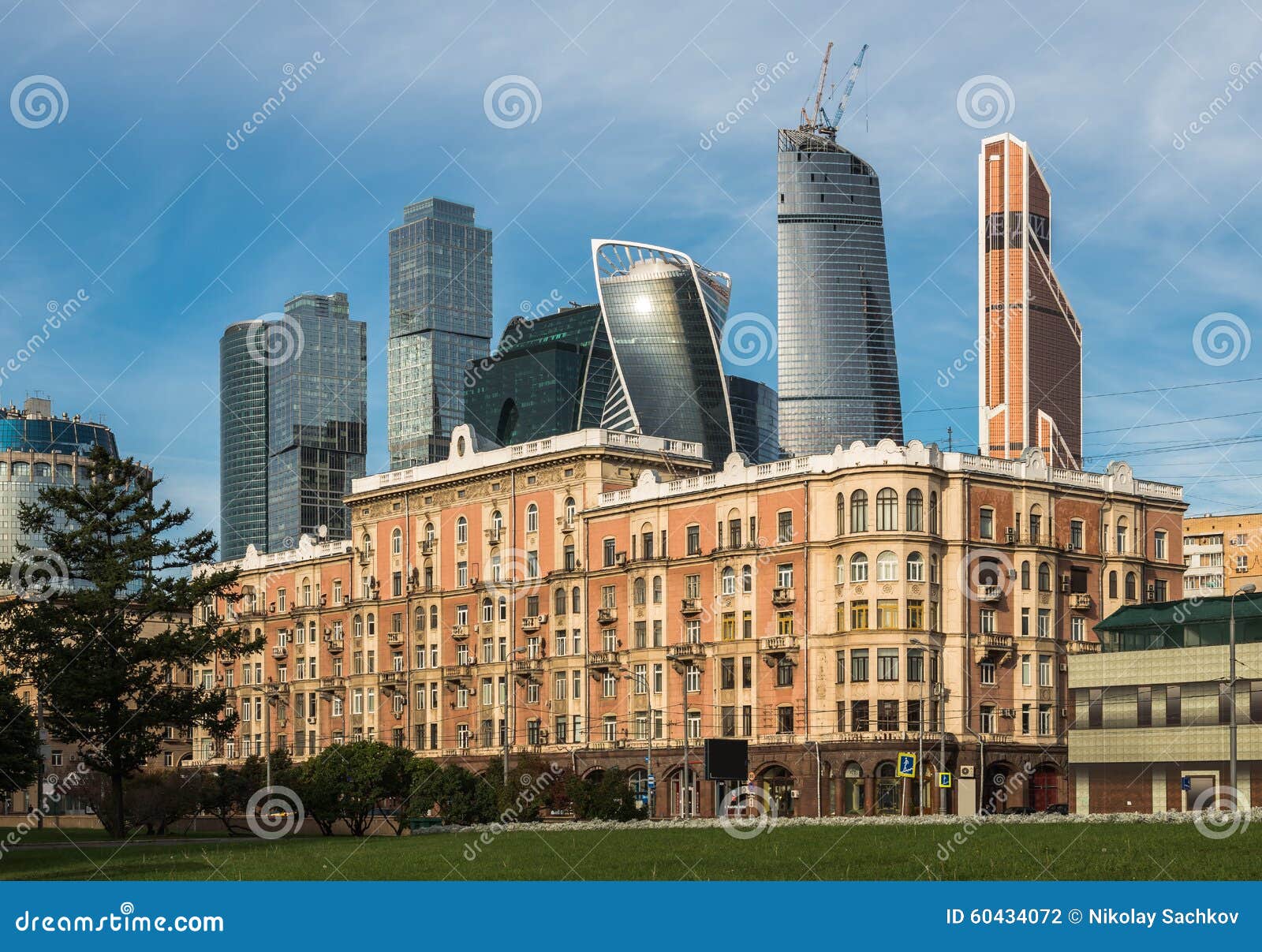 Kutuzovsky Prospekt in Moscow. Editorial Photography - Image of ...