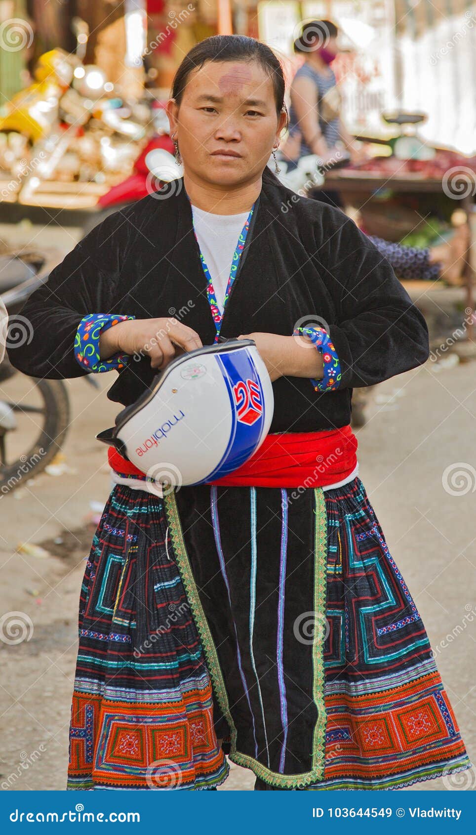 Kvinna Hmong Sapa, Lao Cai redaktionell fotografering för bildbyråer ...