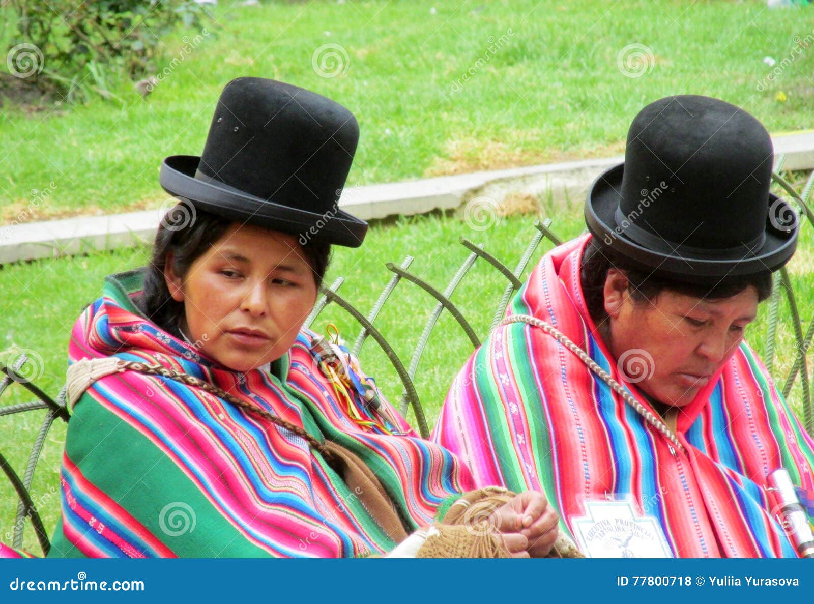 Kvinnor I Traditionell Bolivian Hatt Redaktionell Arkivfoto - Bild av ...