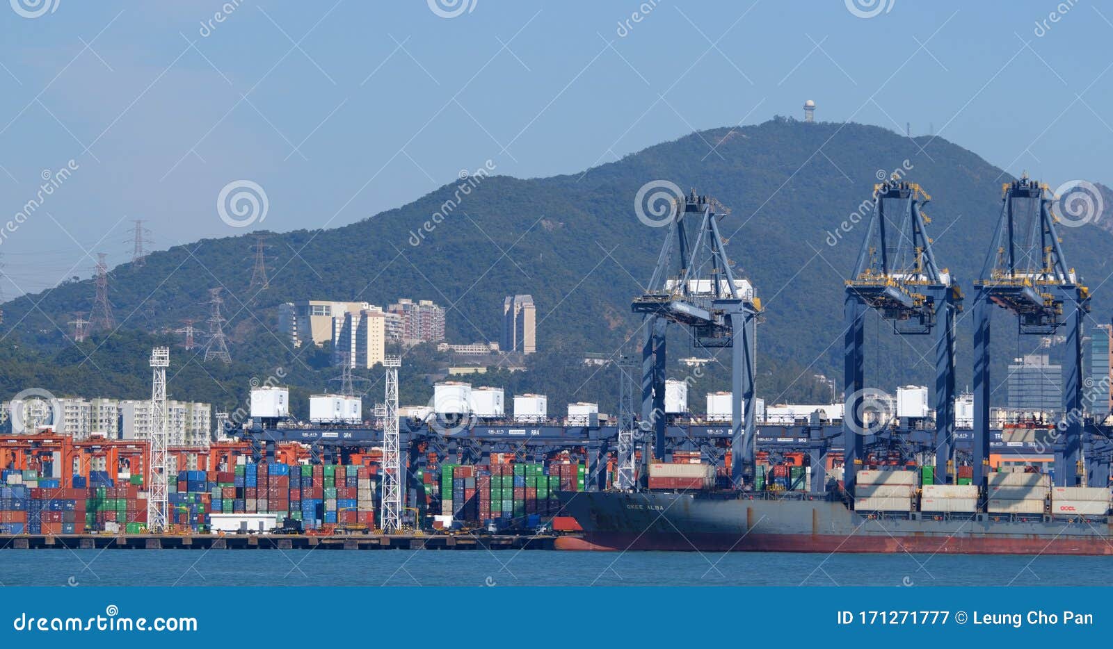 Kwai Tsing Container Terminals in Hongkong Redaktionelles ...
