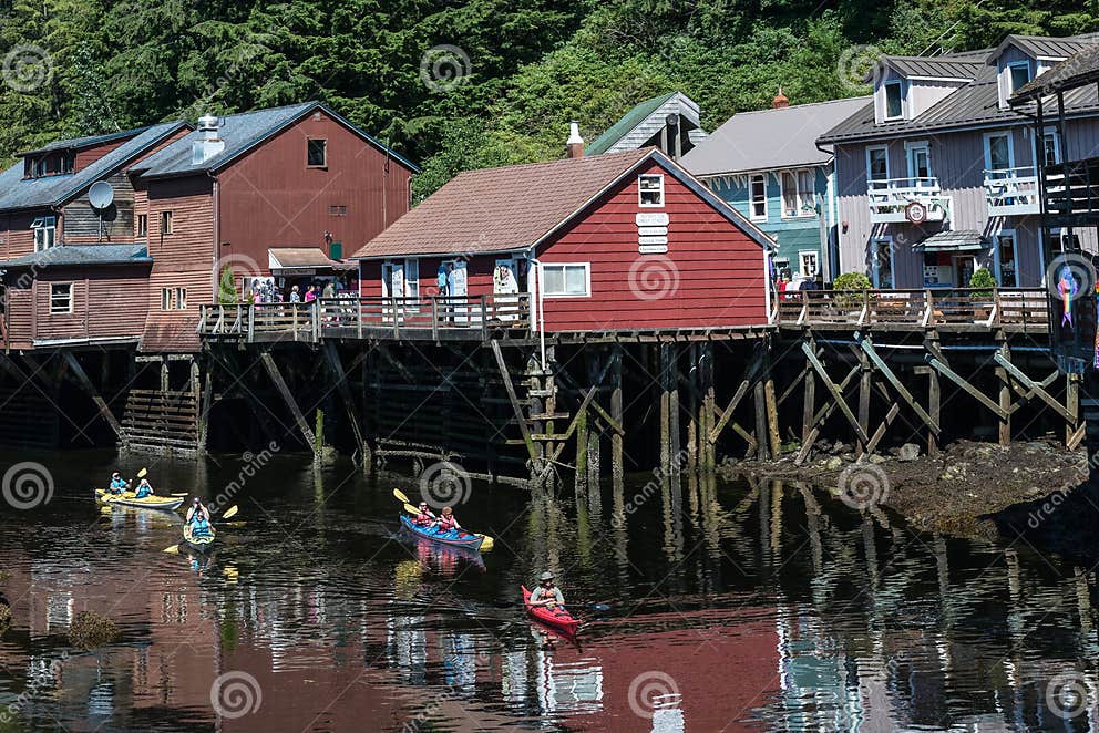 Kyacking editorial image. Image of evergreens, kayaker - 33132415