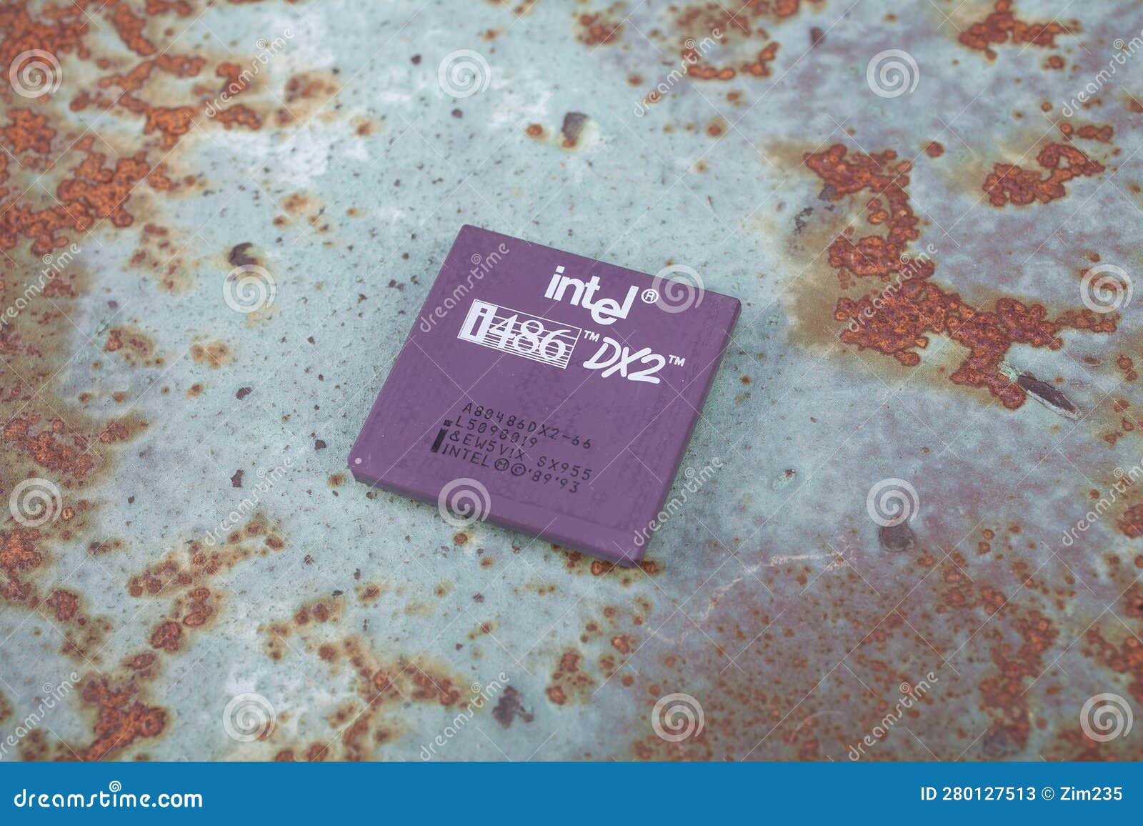 KYIV, UKRAINE - April 22, 2020. Intel 486SX Processor Editorial Stock ...