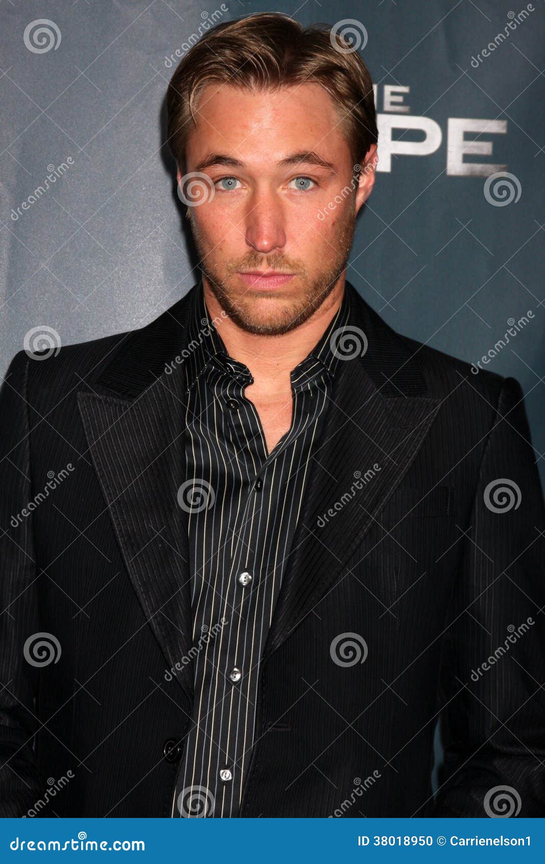 Kyle Lowder editorial image. Image of arrives, january - 38018950