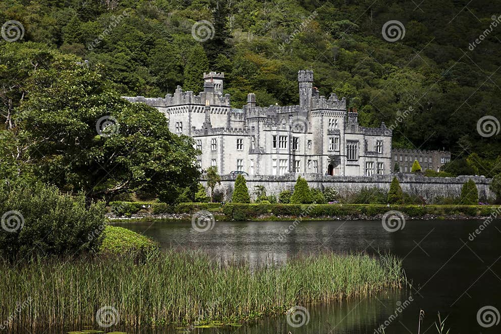 Kylemore Abbey editorial stock photo. Image of environment - 17172388