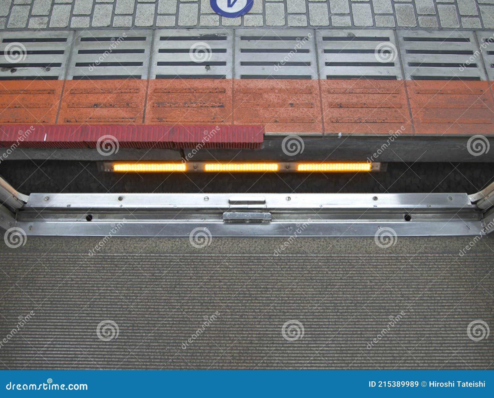 A Gap between Train and Platform Stock Image - Image of kintetsu, space ...