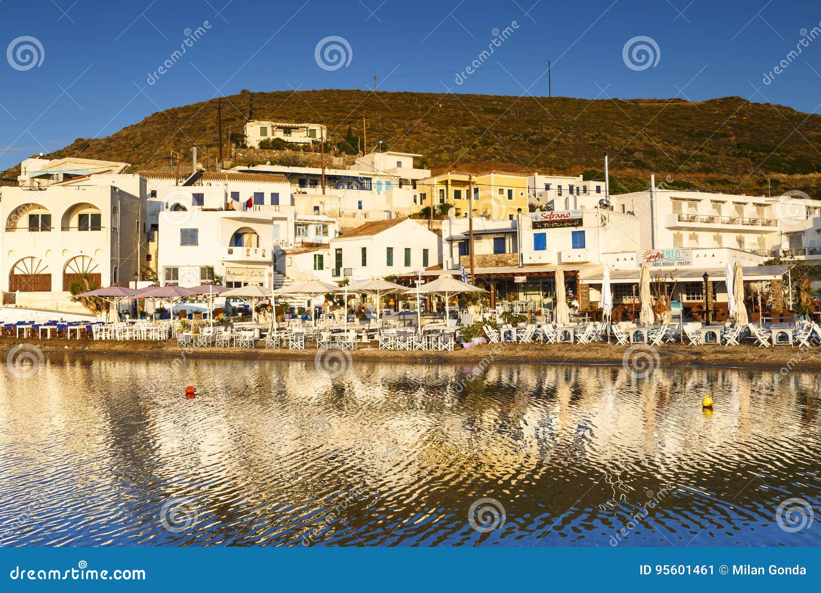 Kythnos foto editorial. Imagen de taberna, café, griego - 95601461