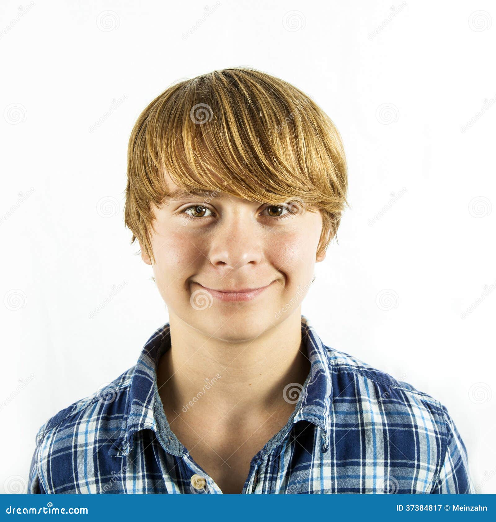 Lächelnder Jugendlich Junge Im Studio Stockbild - Bild von glücklich ...