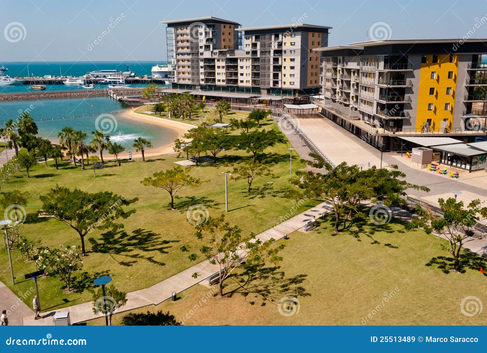 Línea De Costa De La Ciudad De Darwin Imagen de archivo - Imagen de ...