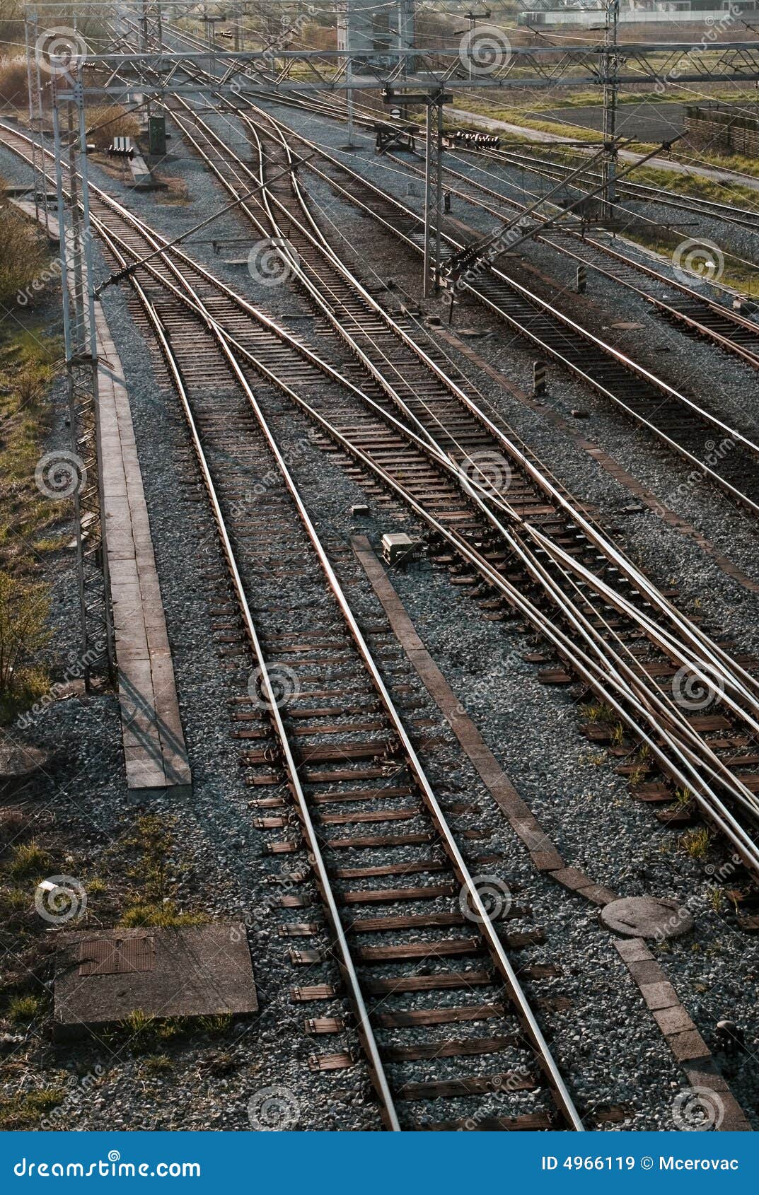 Líneas del tren imagen de archivo. Imagen de perdido, terminal - 4966119
