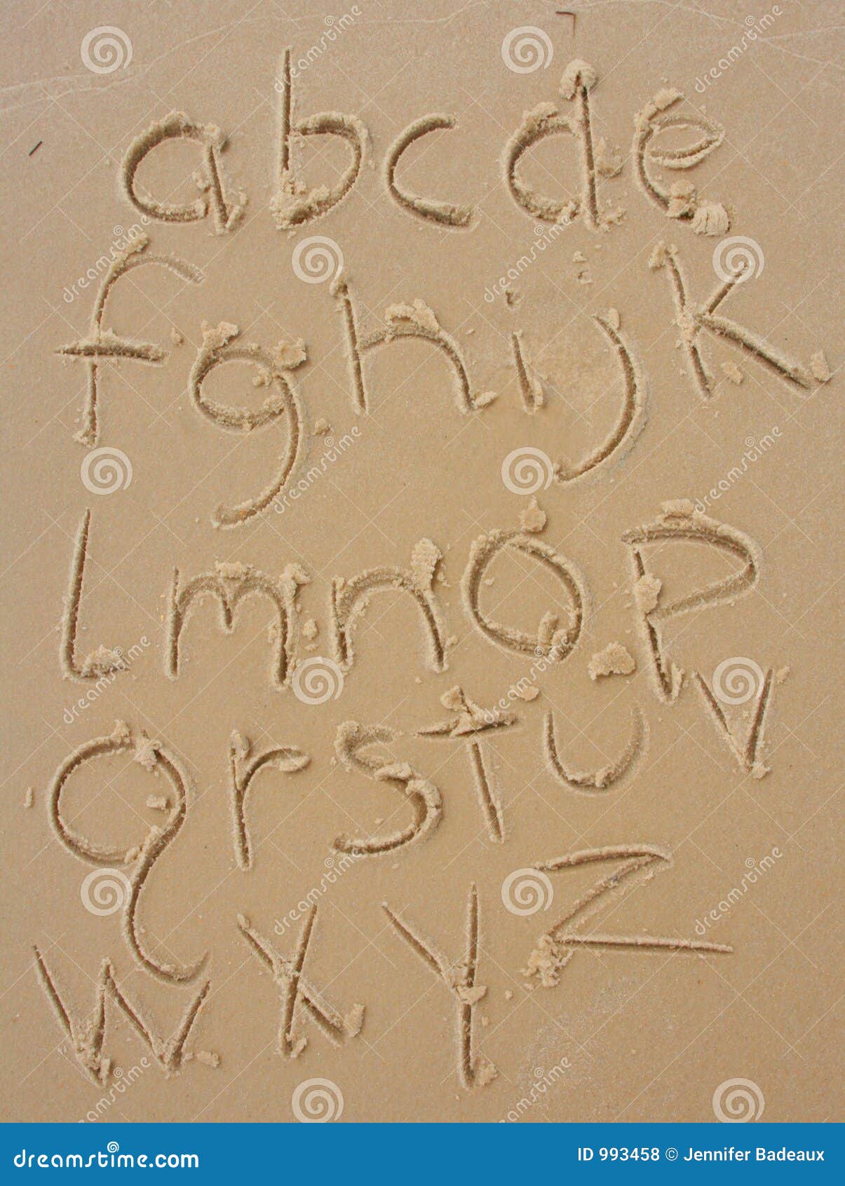 L'alphabet en sable photo stock. Image du école, mots, numéros - 993458