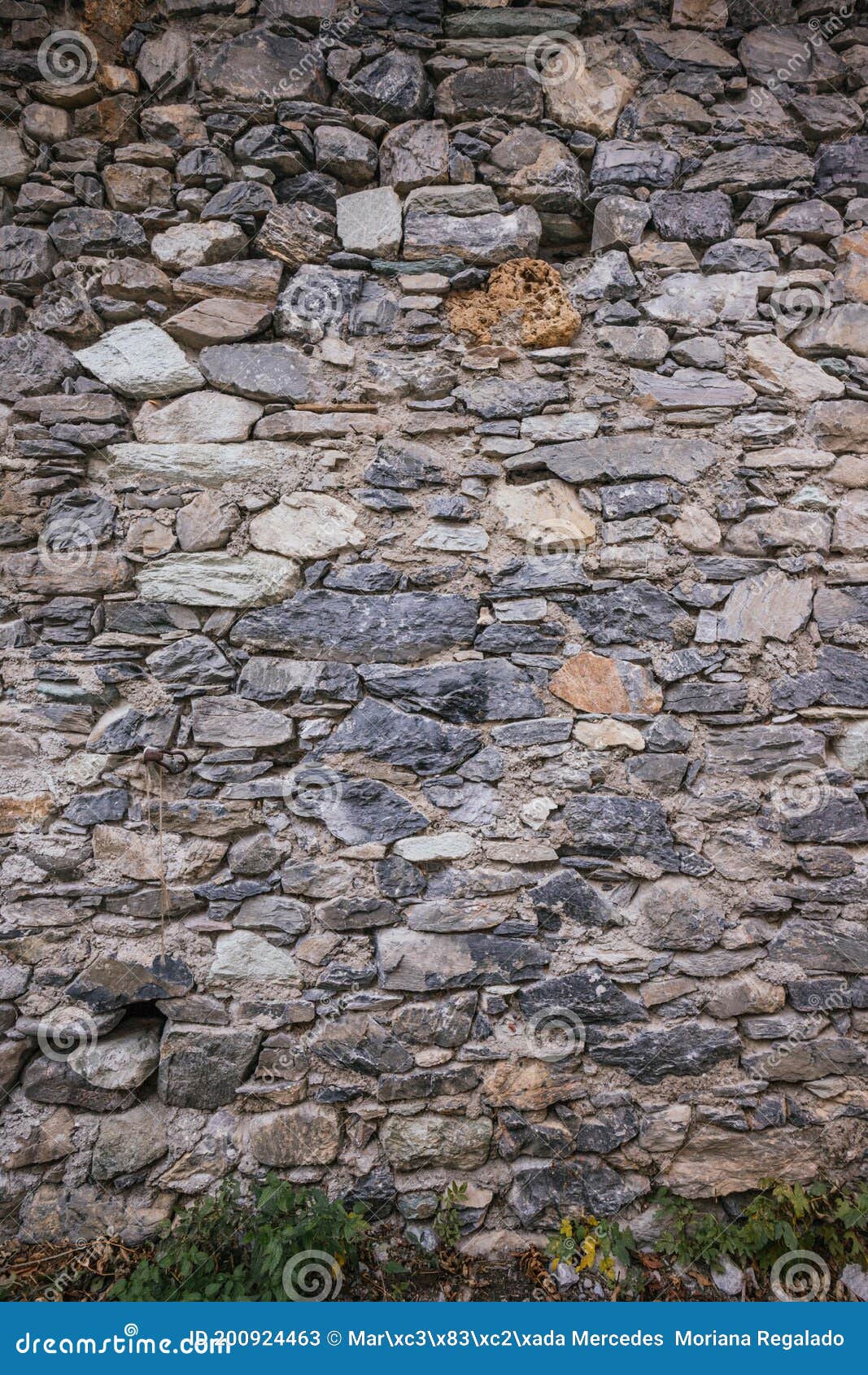 L'ancien mur de pierre image stock. Image du château - 200924463