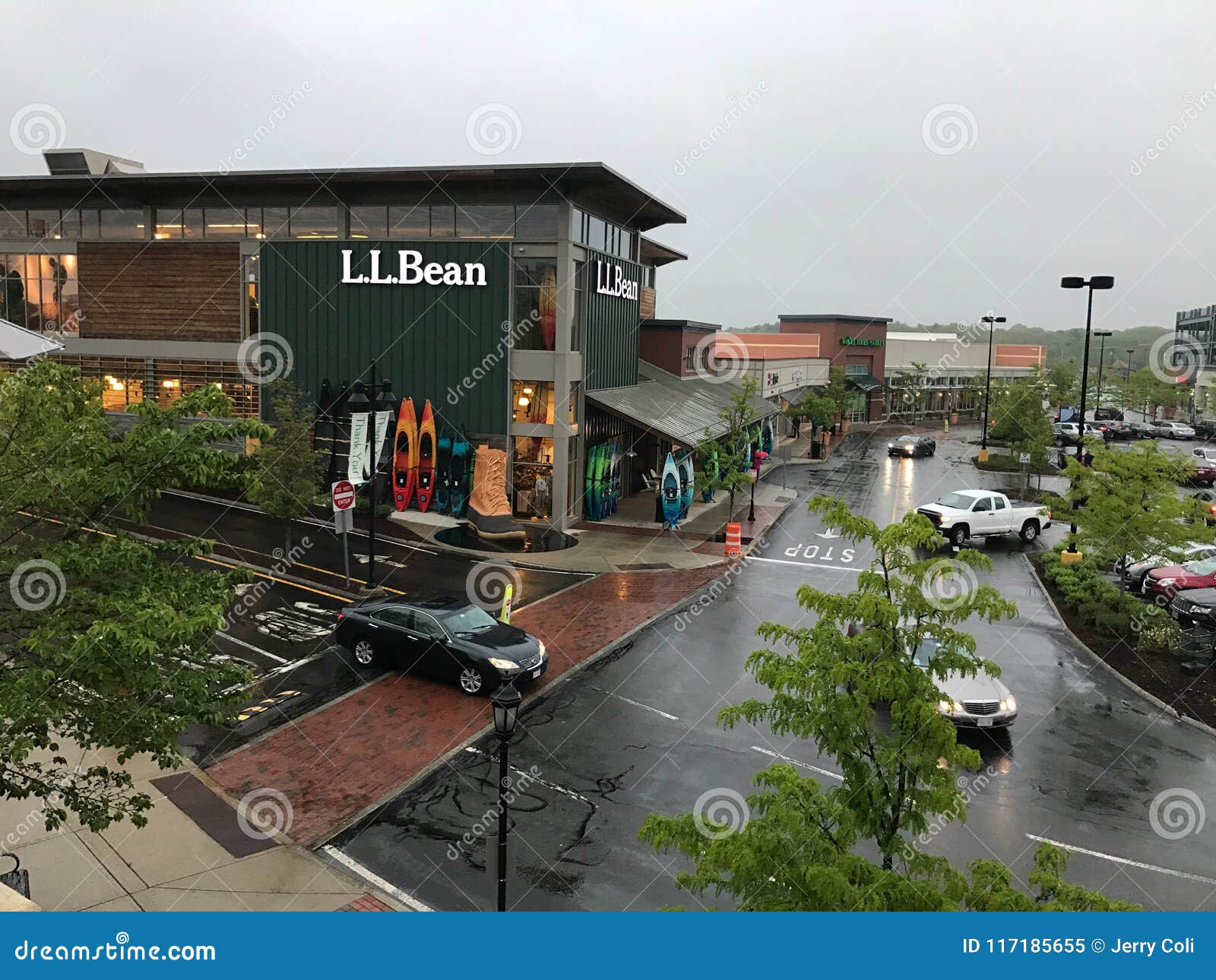 L.L. Bean at Legacy Place, Dedham, MA Editorial Image - Image of ...