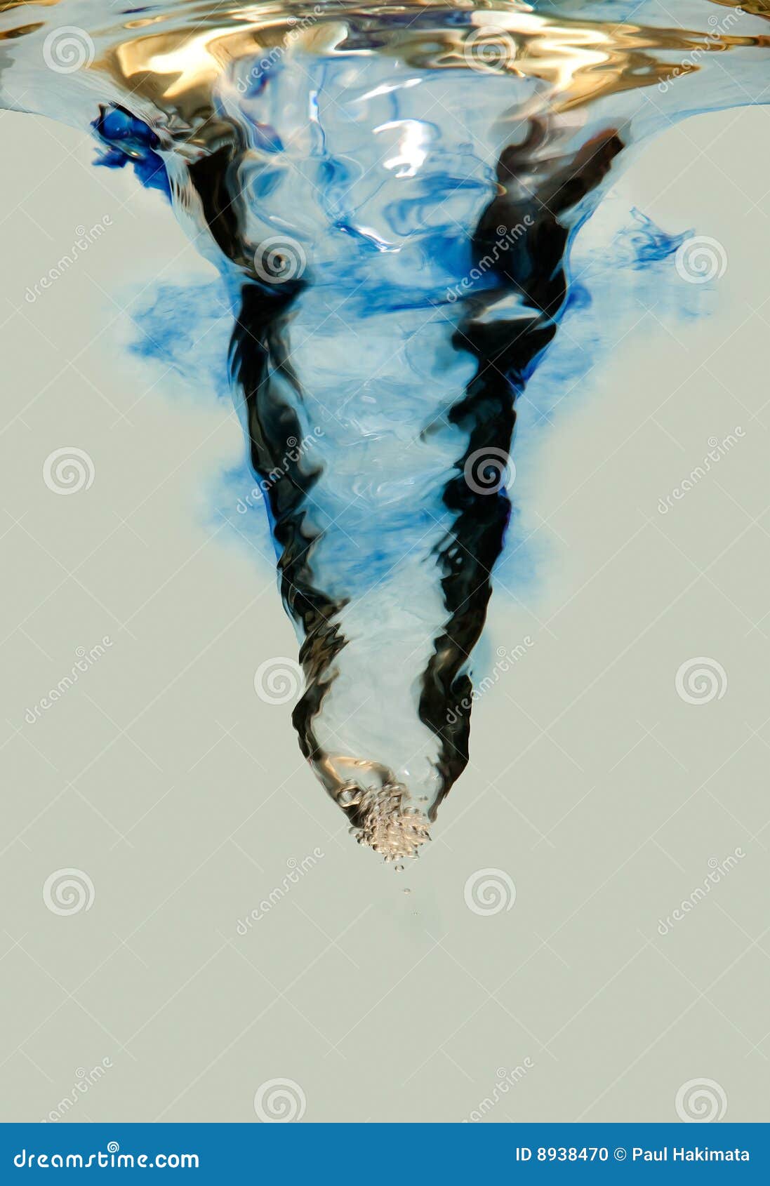 L'eau de vortex de remous photo stock. Image du tornade - 8938470