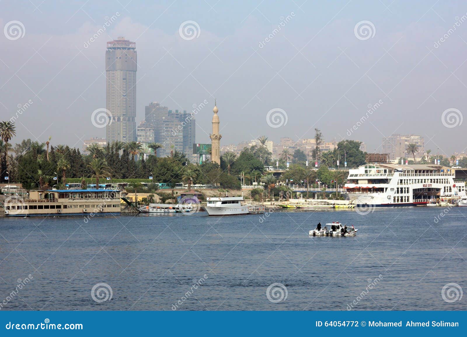 L'Egitto Cairo il Nilo fotografia editoriale. Immagine di giorno - 64054772