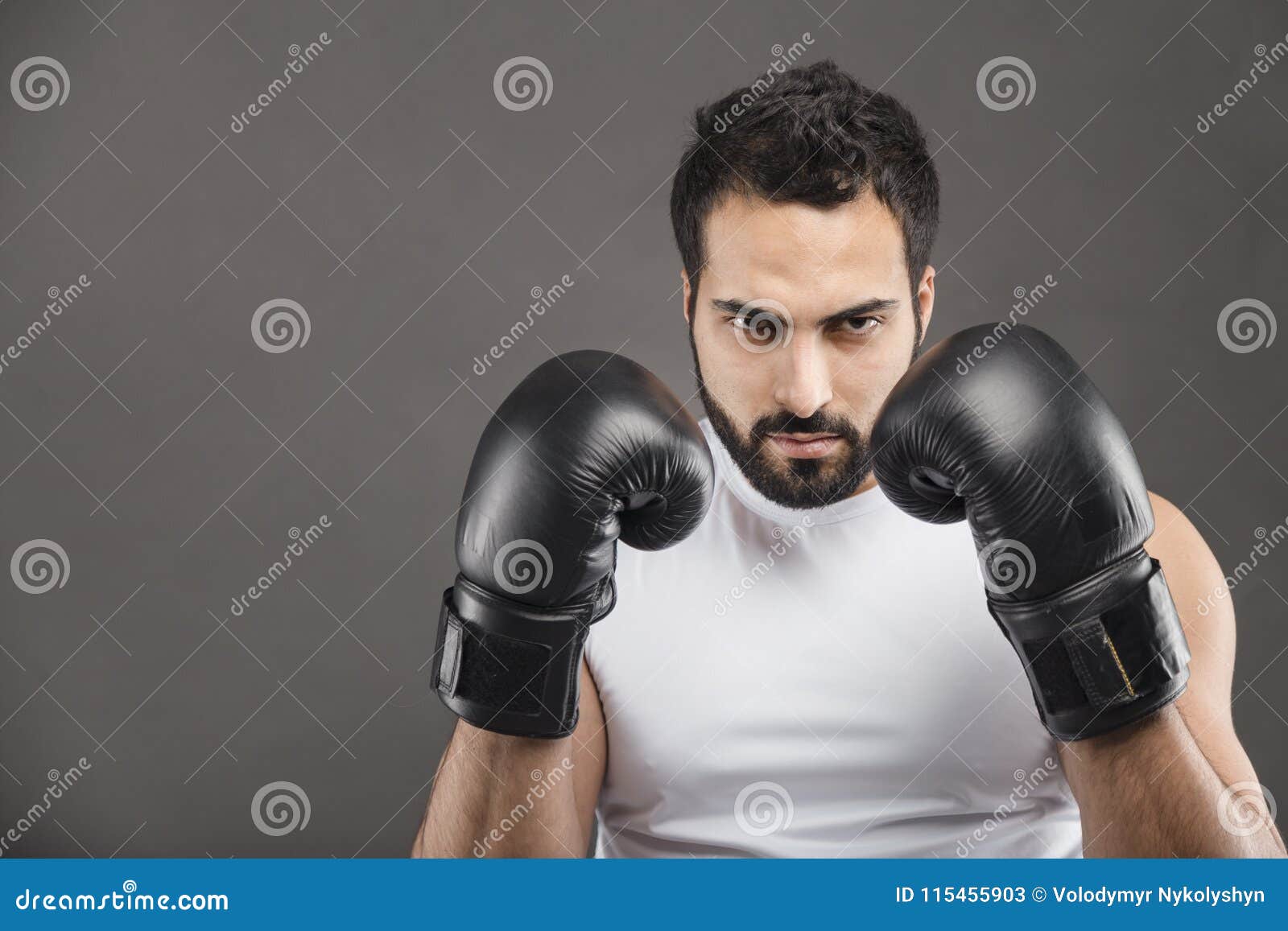 L'homme de boxeur image stock. Image of adulte, soin - 115455903