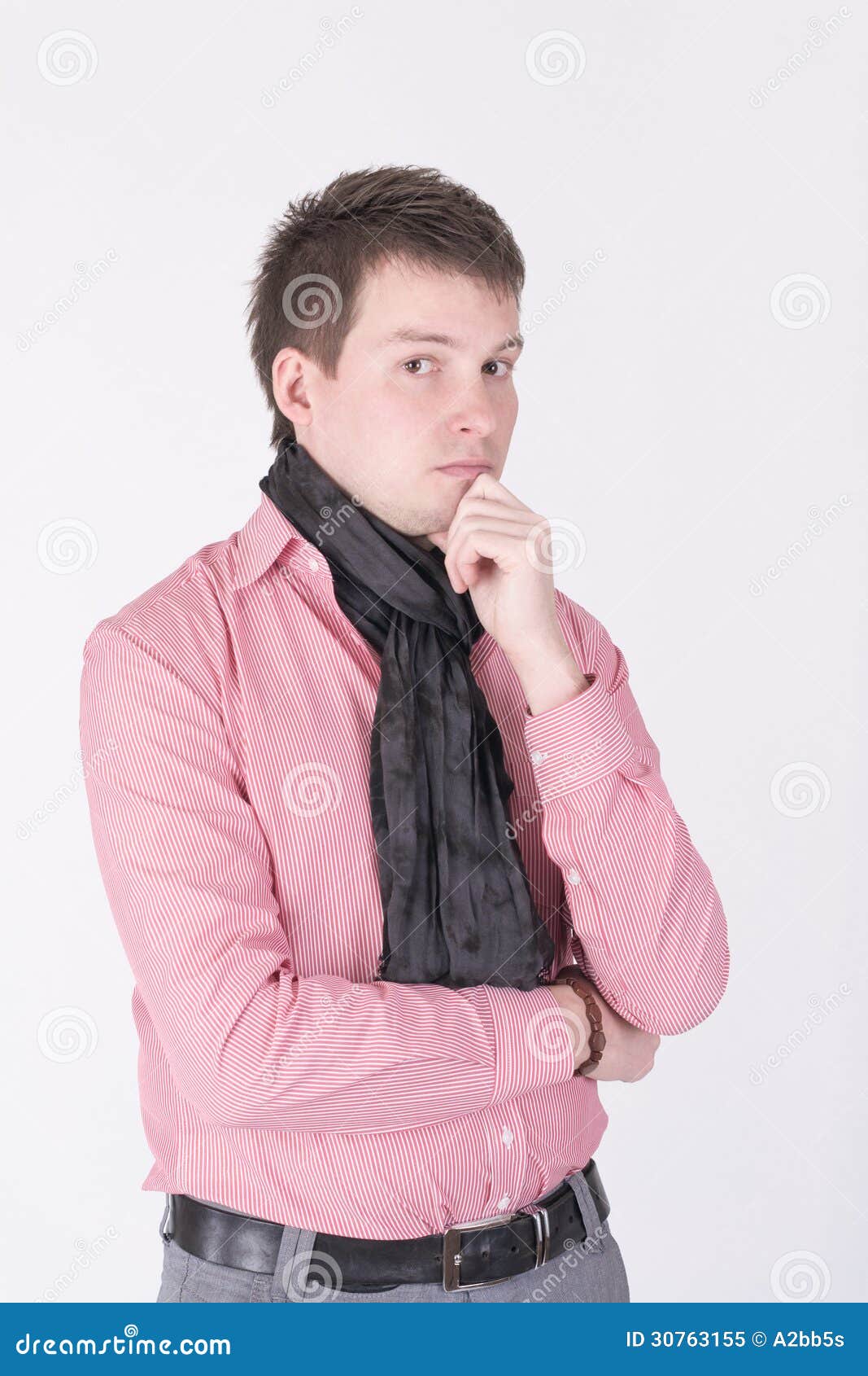 L'homme pense image stock. Image du homme, regard, menton - 30763155