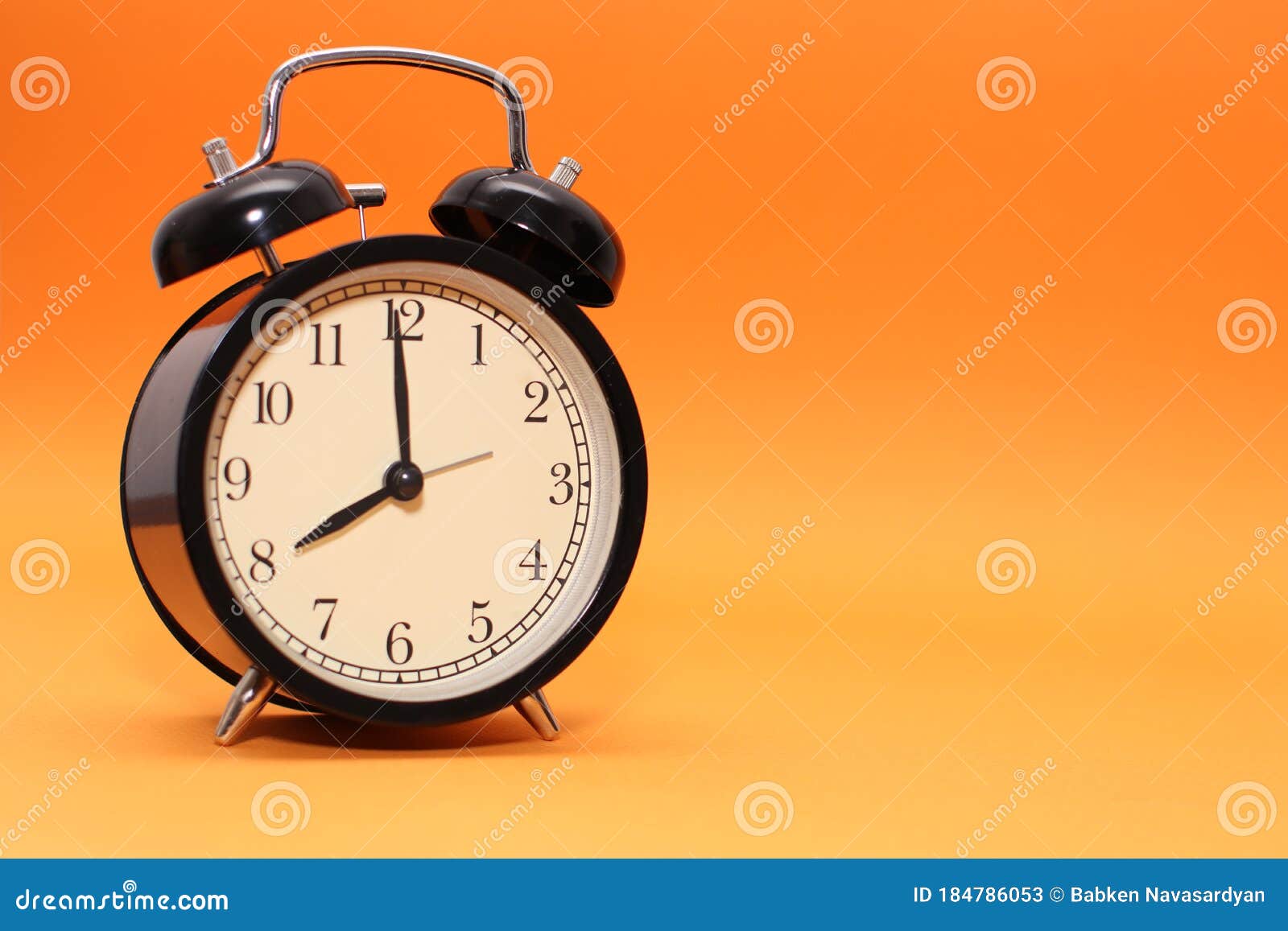 L'horloge Du Tableau Affiche 8 Heures Image stock - Image du montre ...