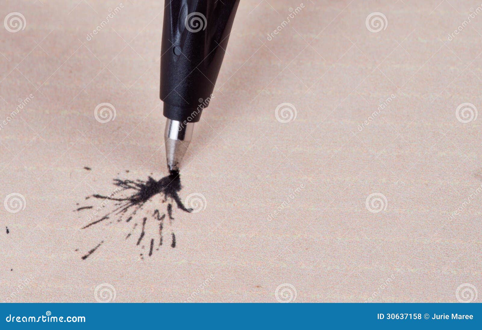 L'inchiostro schizza. fotografia stock. Immagine di penna - 30637158