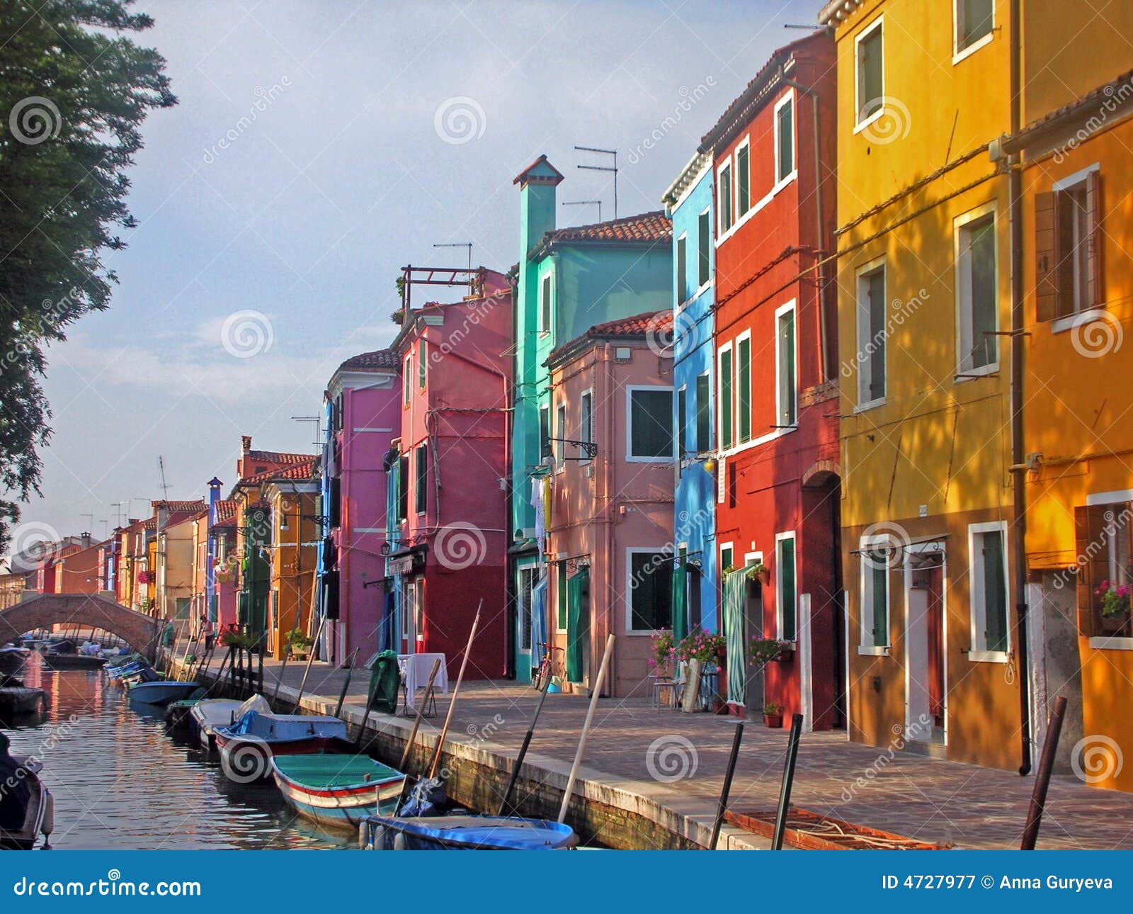 L'isola di Burano, Venezia immagine stock. Immagine di colorato - 4727977