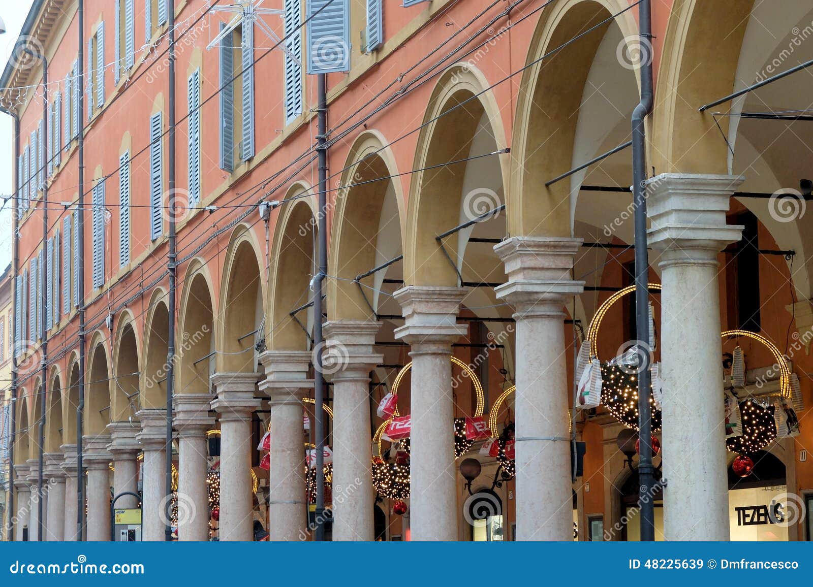 L'Italien Arque Le Centre Storic Image stock éditorial - Image du ...