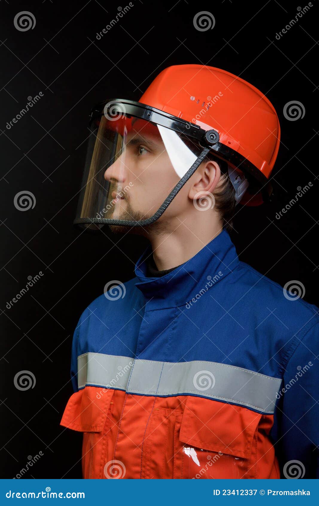 L'operaio in Camici Ed in Un Casco Immagine Stock - Immagine di ...