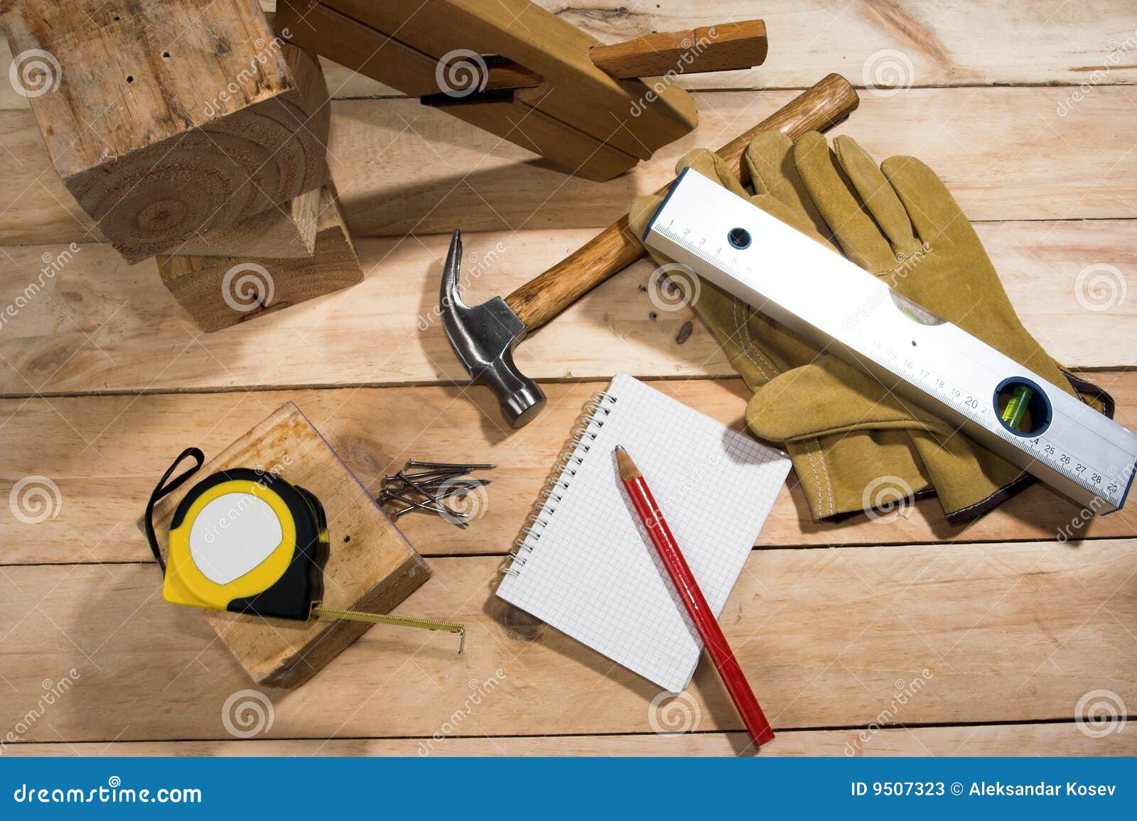 L'outil du charpentier image stock. Image du industriel - 9507323