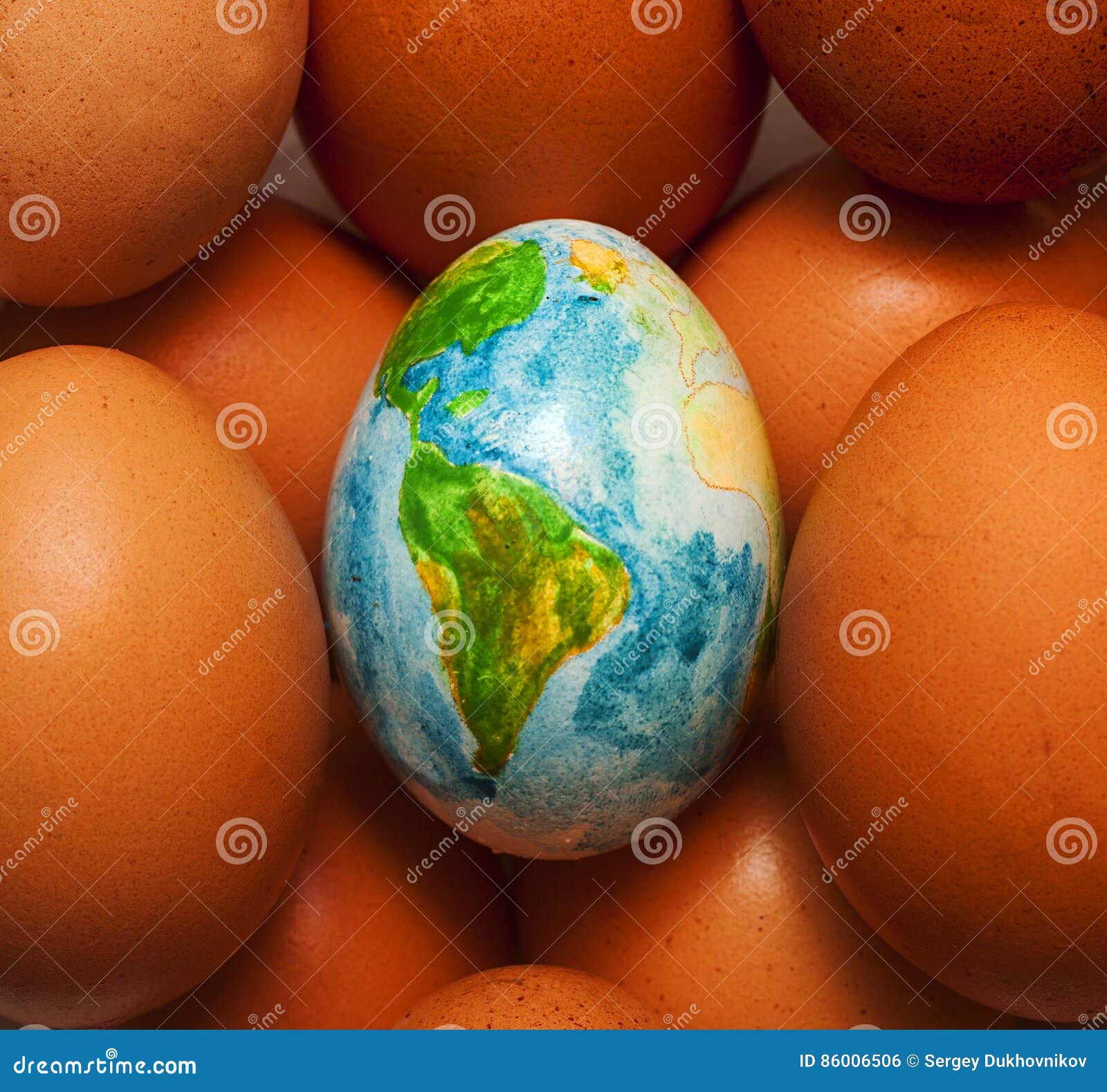 L'uovo Rappresenta Il Bello Pianeta Fotografia Stock - Immagine di ...