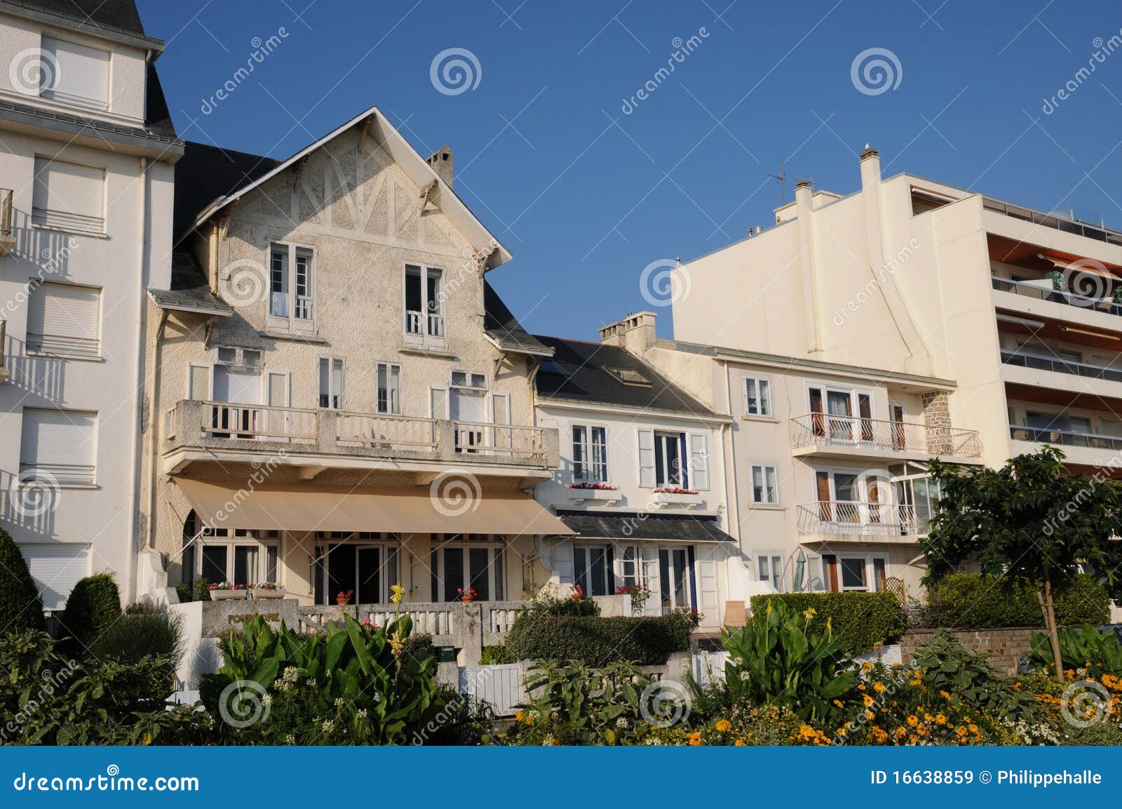 La Baule Escoublac image stock. Image du secteur, construction - 16638859