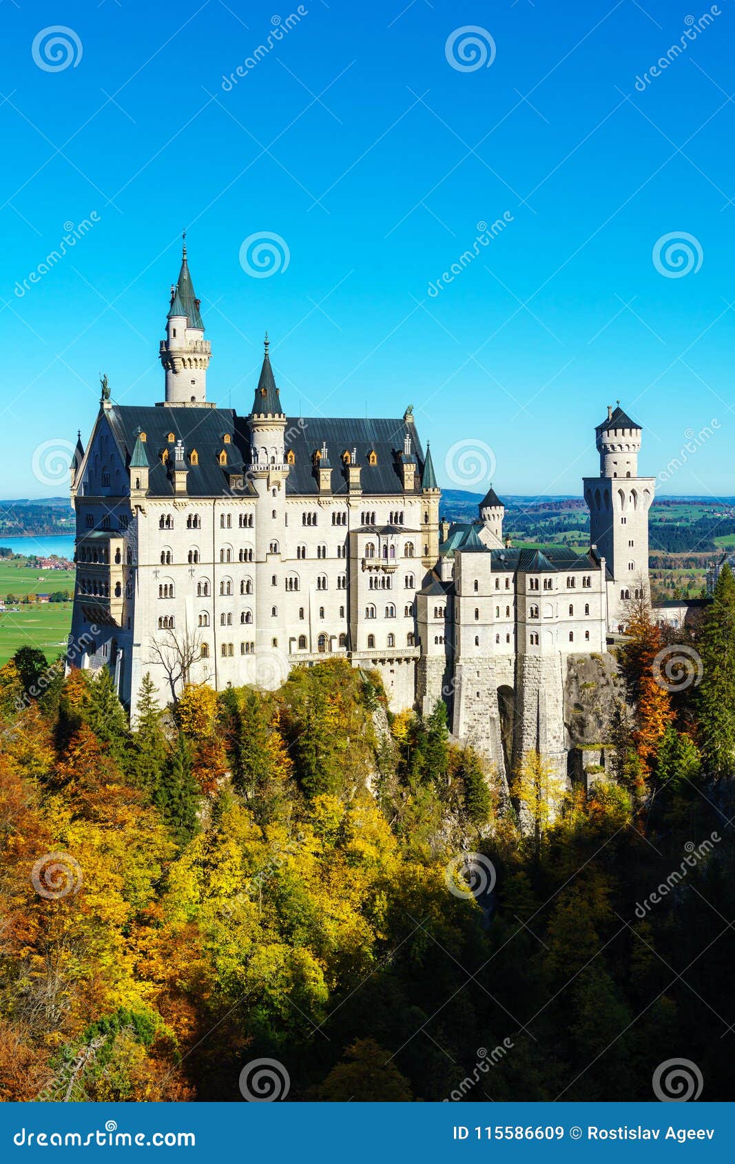 La Baviera, Germania - 15 Ottobre 2017: Castello Del Neuschwanstein E ...