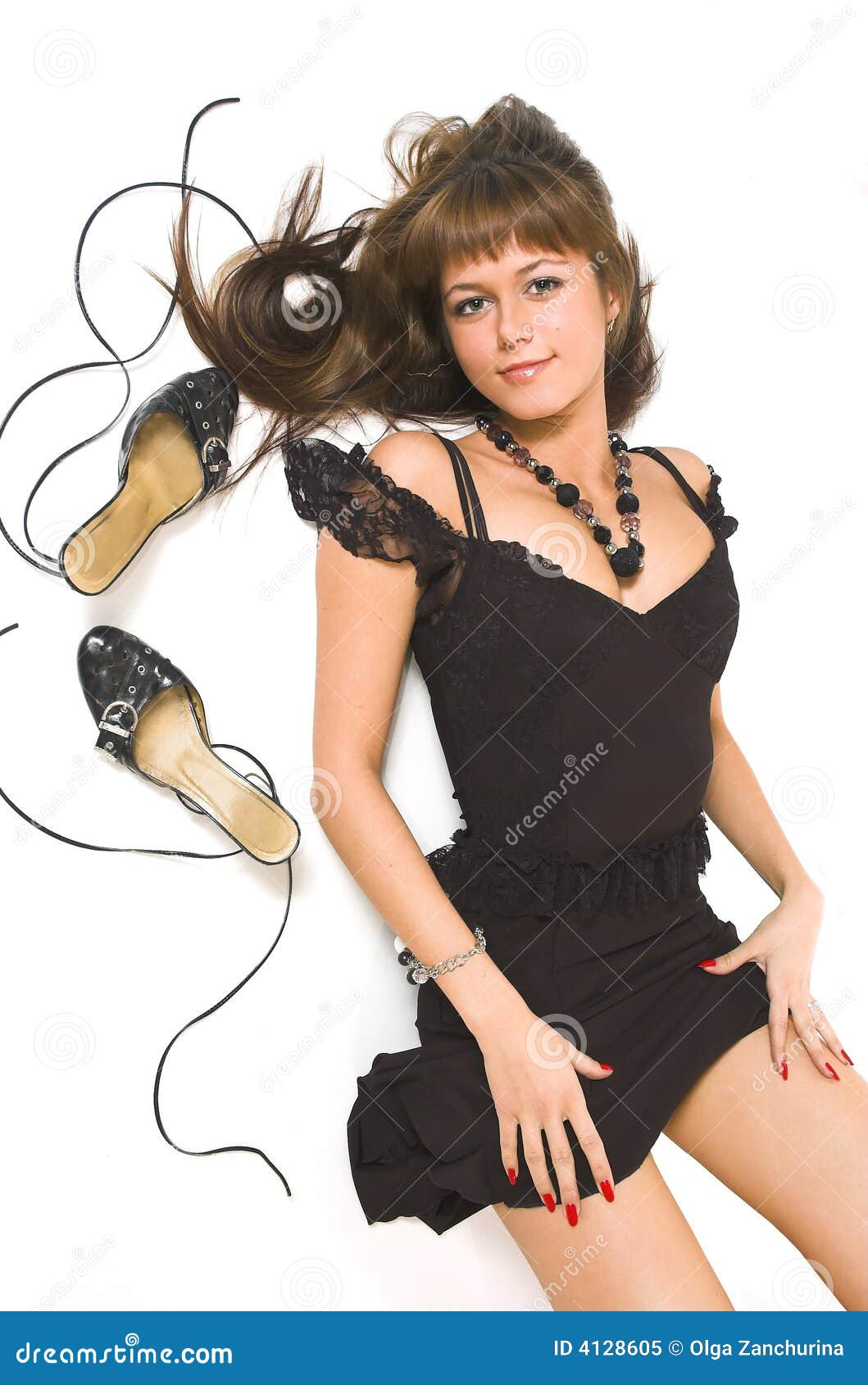 La bella ragazza immagine stock. Immagine di femminilità - 4128605