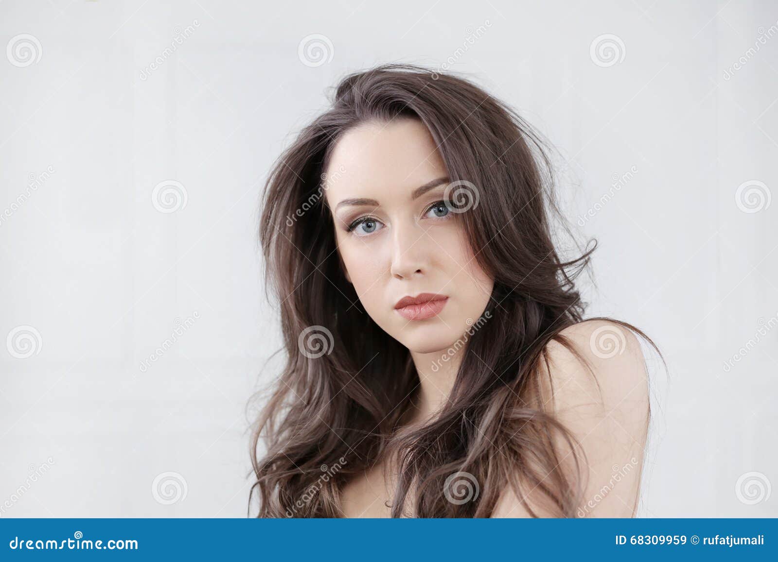 La belleza de la mujer imagen de archivo. Imagen de belleza - 68309959