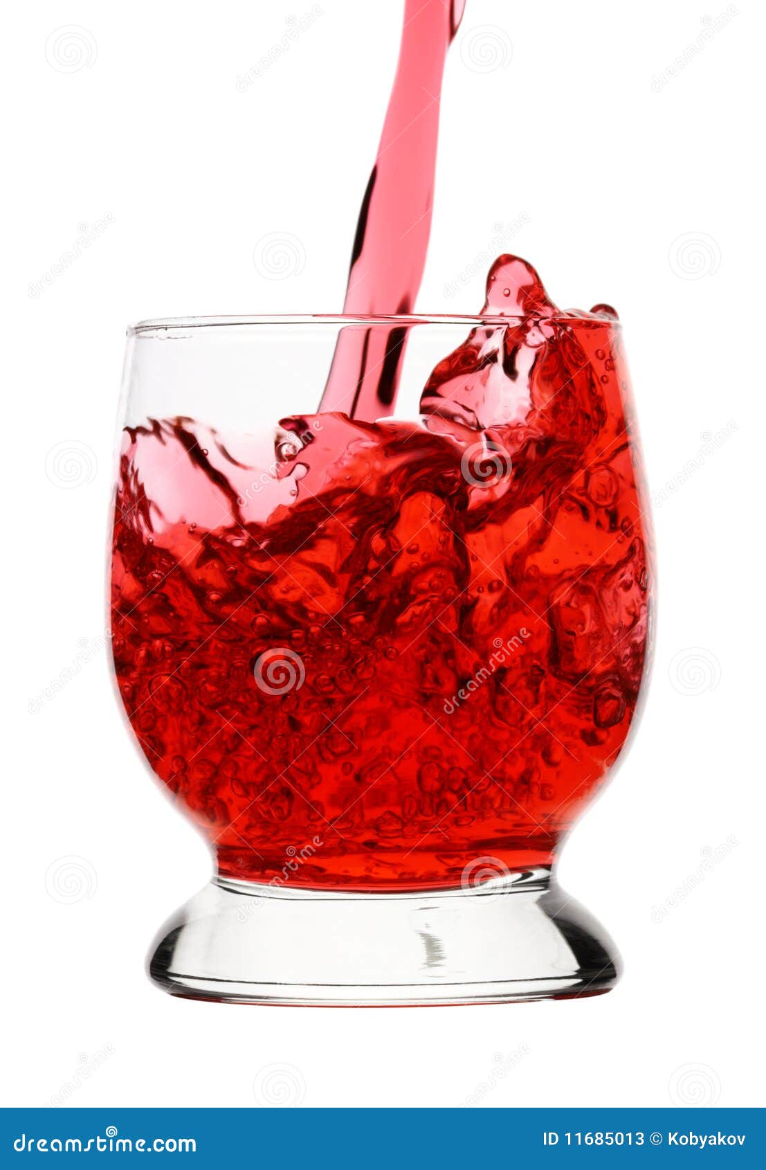 La Bevanda Rossa (vino) Sta Versanda in Vetro Immagine Stock - Immagine ...