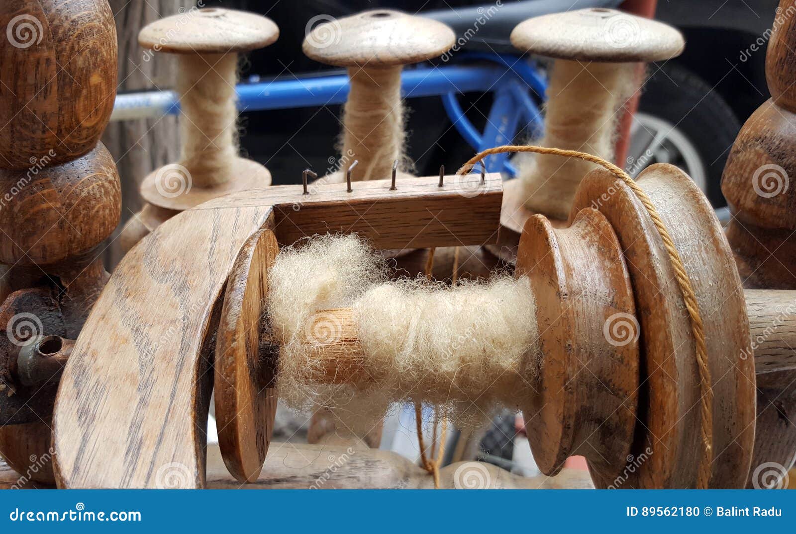 La Bobina En La Rueda De Hilado Foto de archivo - Imagen de rueda ...