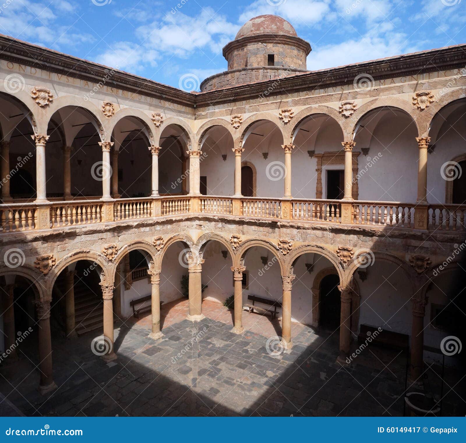 La Calahorra fotografia editorial. Imagem de montanhas - 60149417