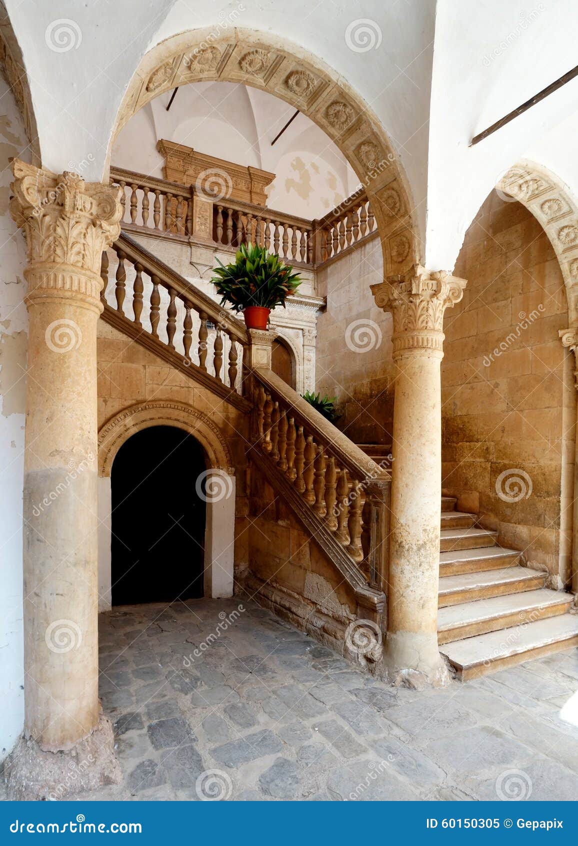 La Calahorra imagen editorial. Imagen de italiano, fortalecimiento ...