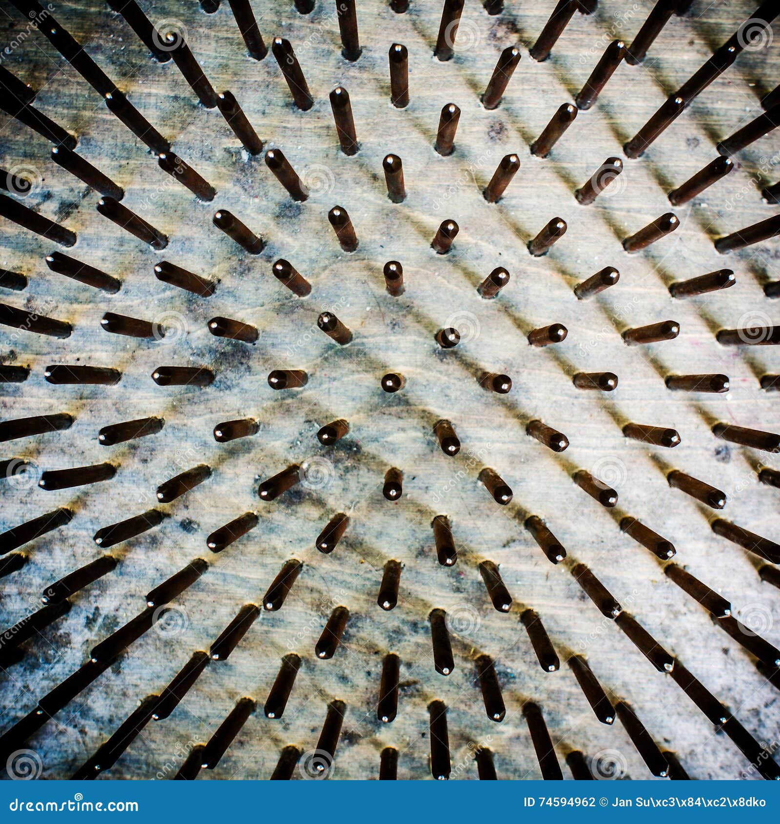 La cama del faquir foto de archivo. Imagen de gris, acero - 74594962