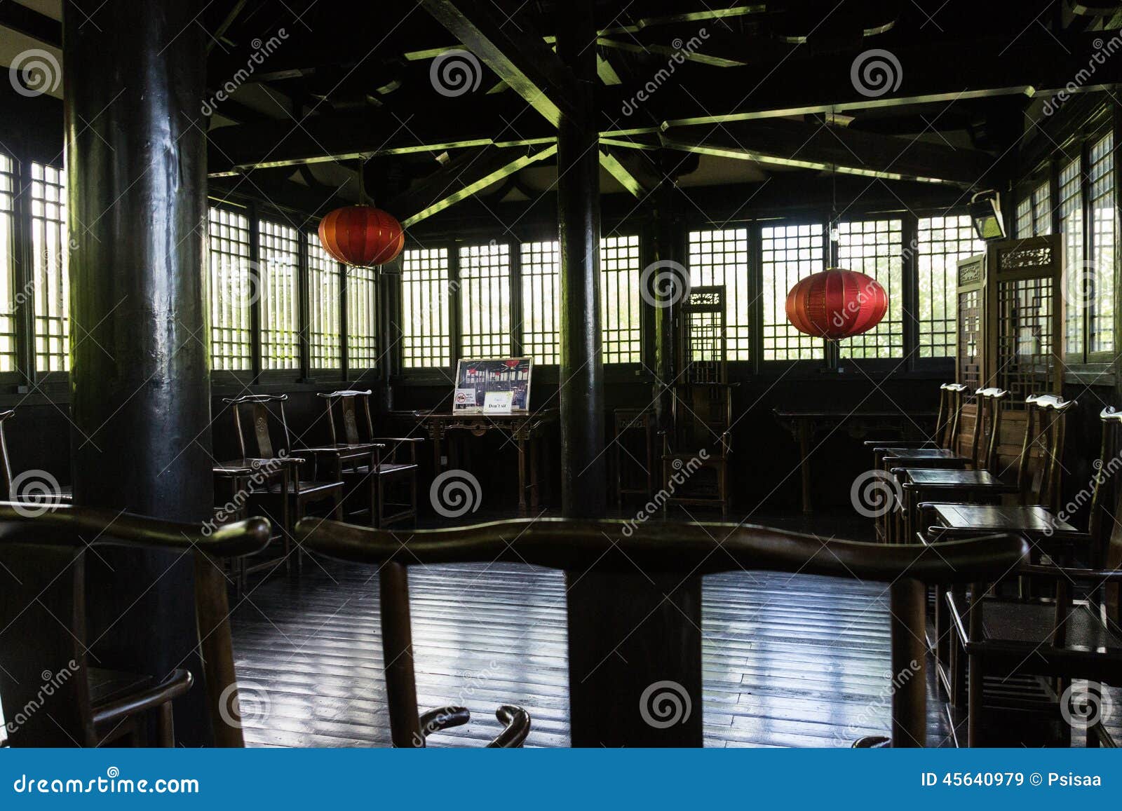 La Casa Tradicional China Vieja Imagen de archivo - Imagen de arte ...