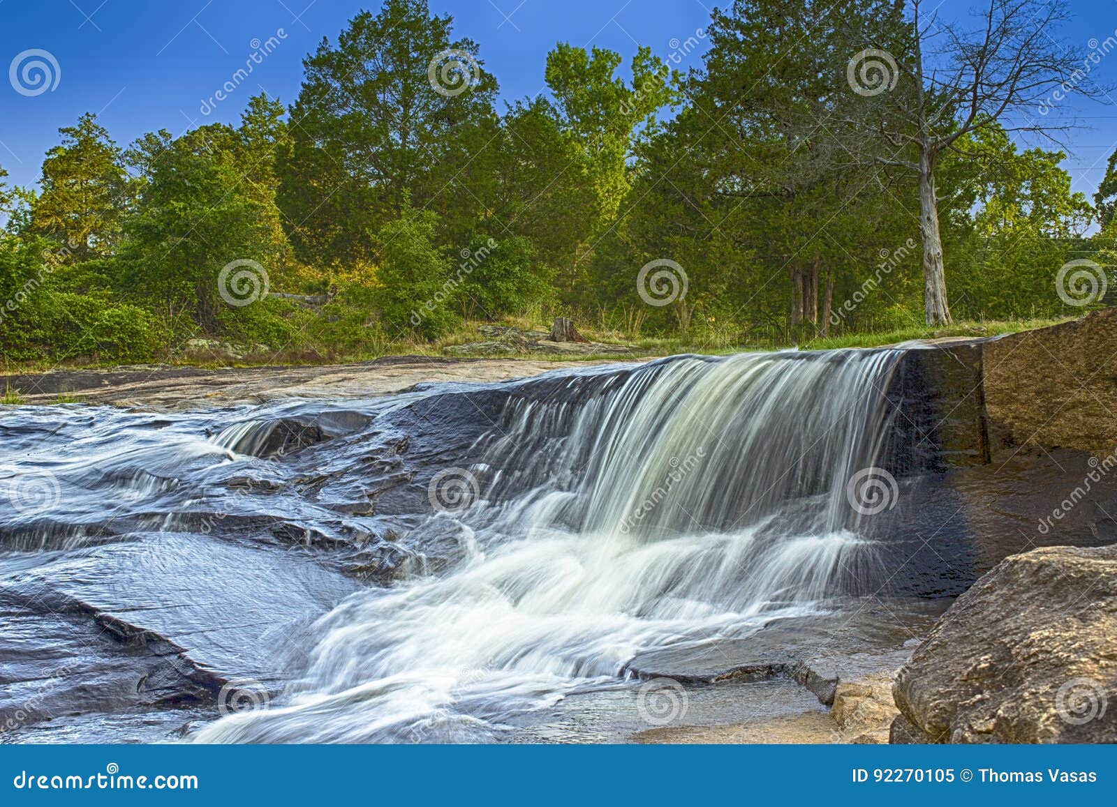 La Cascada En El Parque Plano De La Roca Imagen de archivo - Imagen de ...