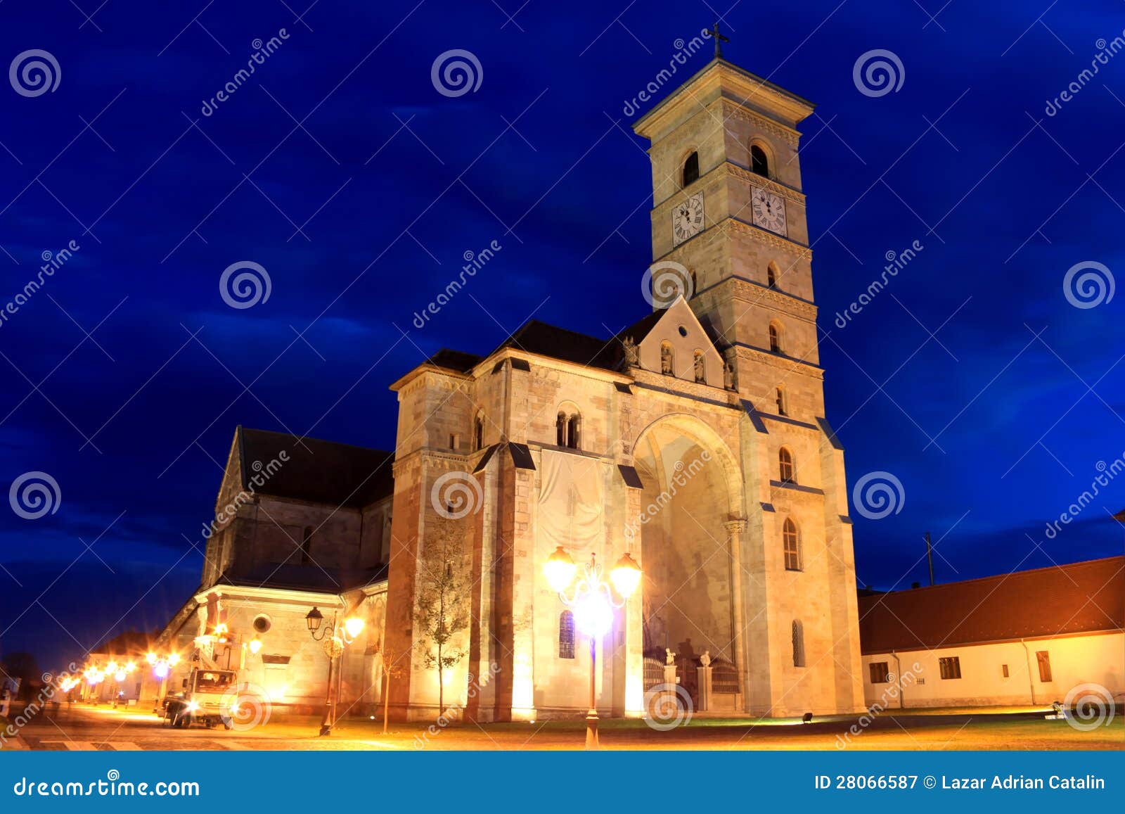La Catedral Cat?lica De Iulia Alba, Transilvania Imagen de archivo ...