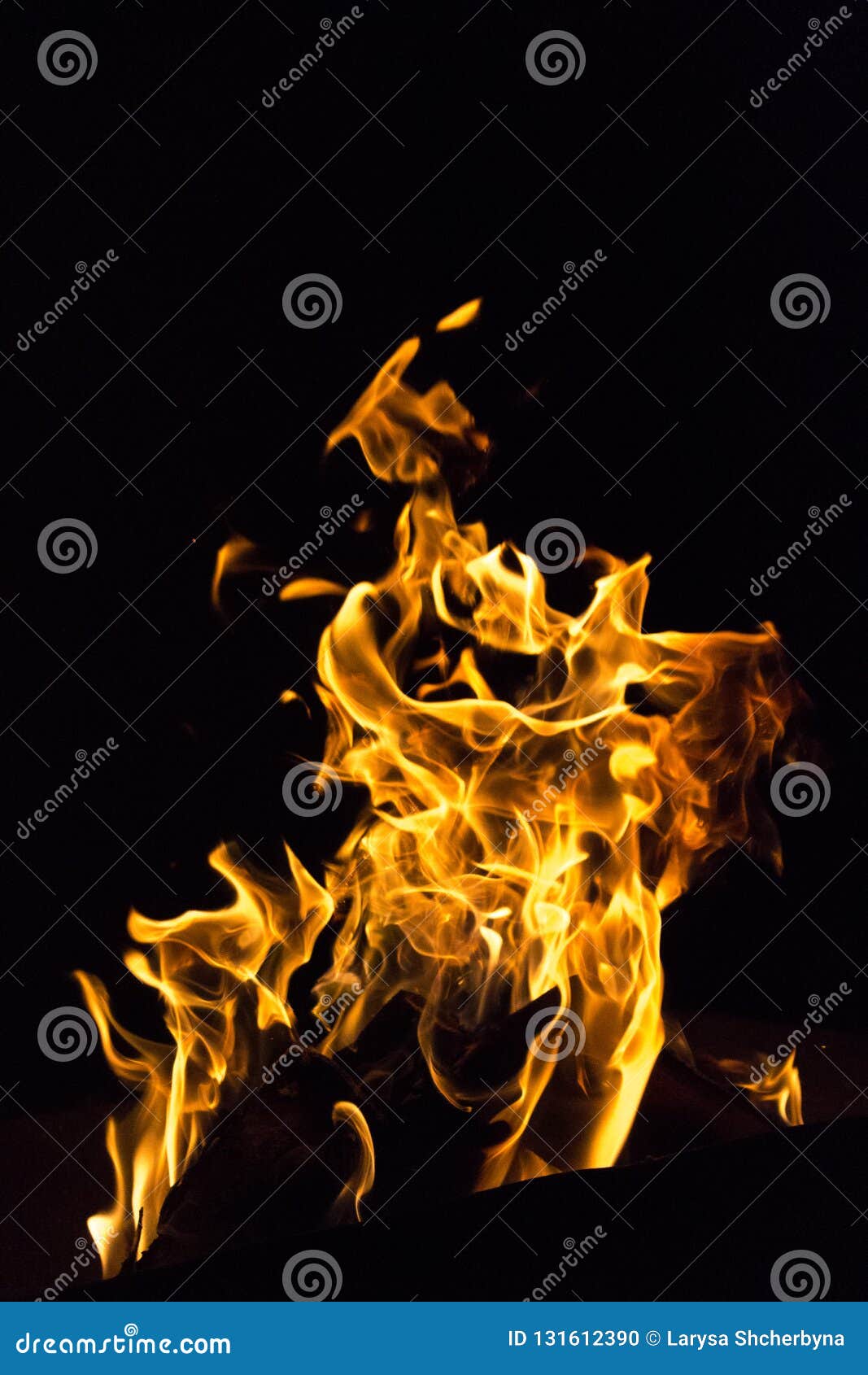 La chaleur du feu d'enfer photo stock. Image du danse - 131612390