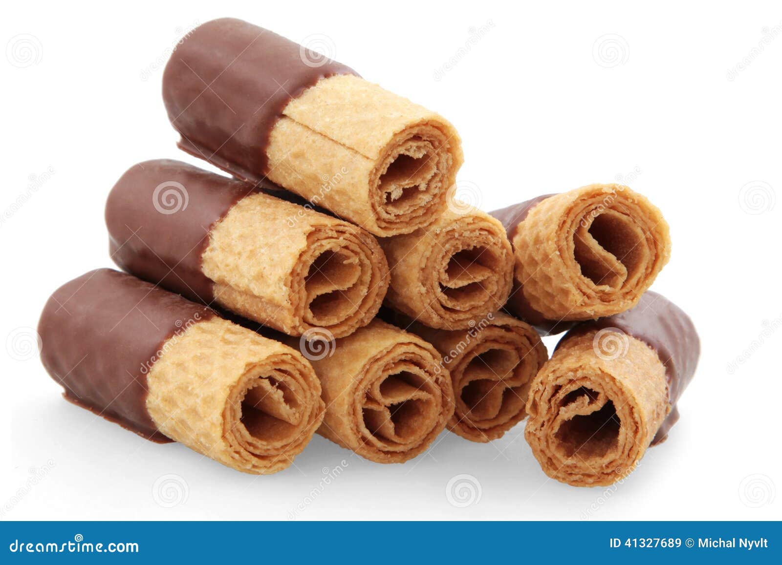 La Cialda Rotola Con Cioccolato Immagine Stock - Immagine di tuffato ...