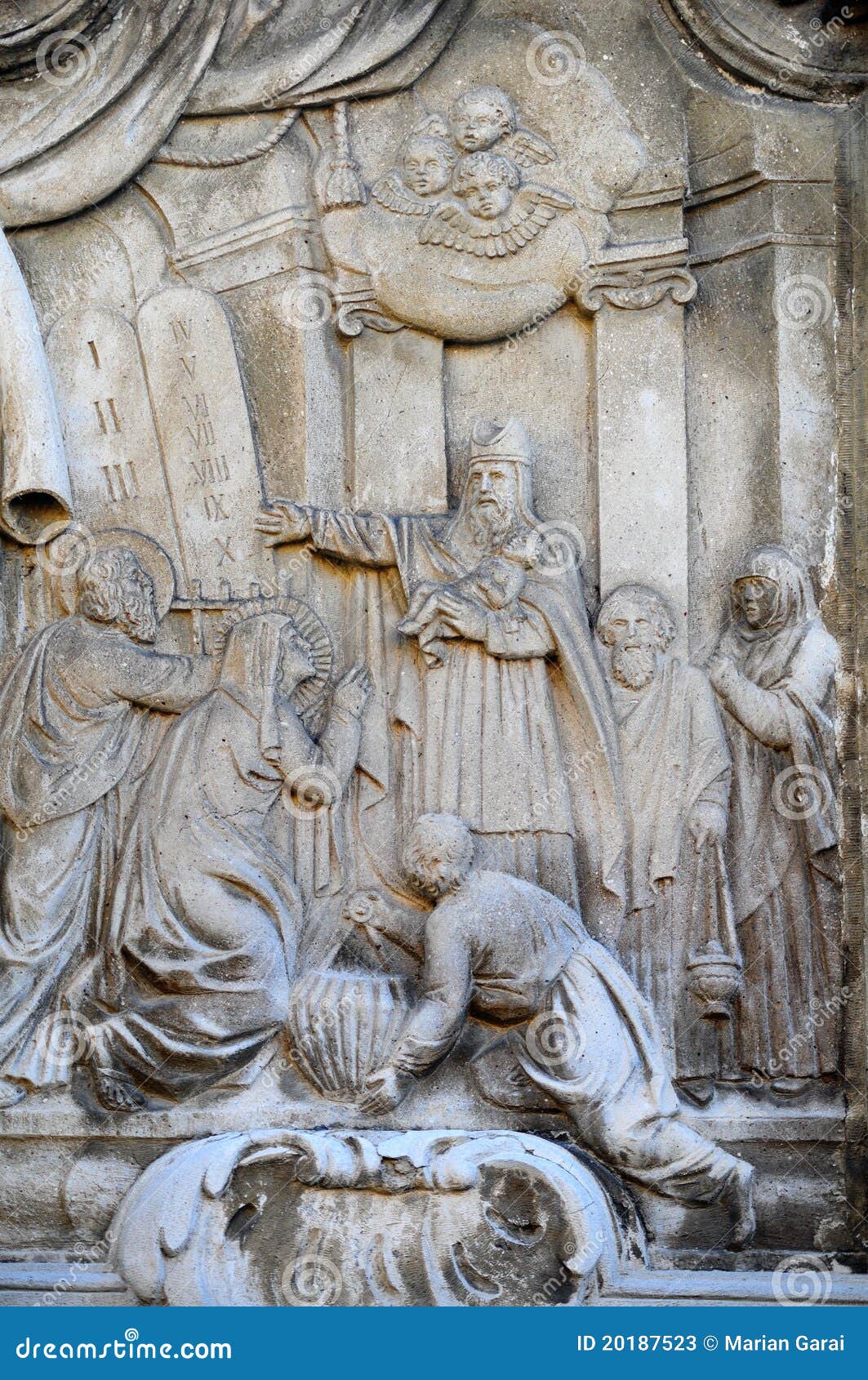 La Circoncisione Piccolo Jesus Ha Intagliato in Pietra Immagine Stock ...