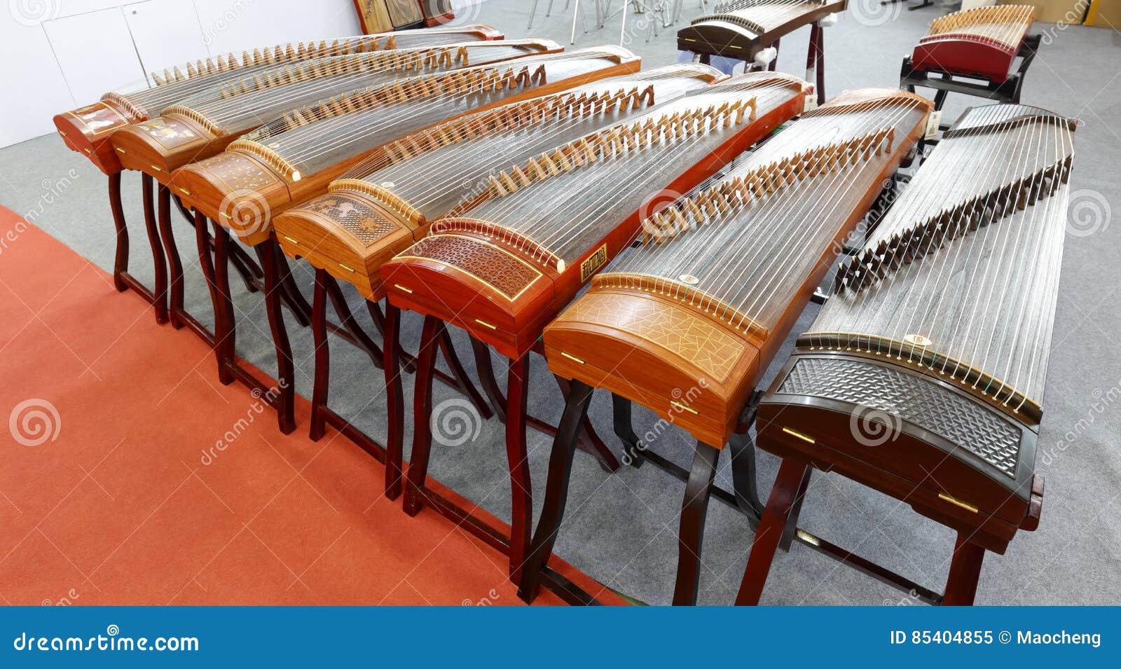 La cithare chinoise image éditorial. Image du composition - 85404855