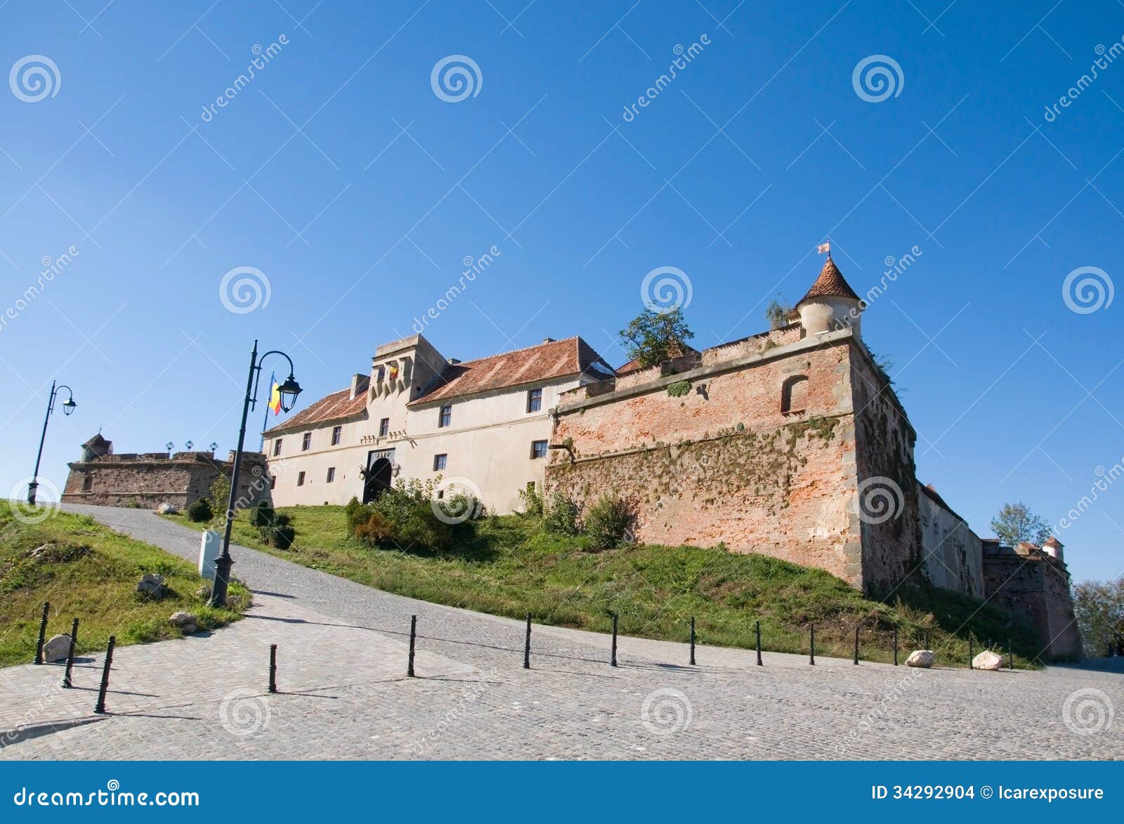 La Ciudadela De Brasov, Rumania Foto de archivo - Imagen de castillo ...