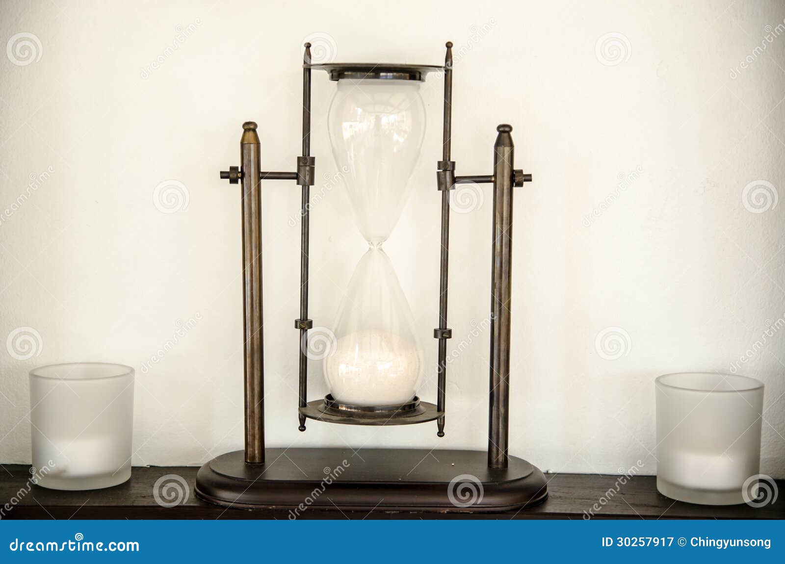 Clessidra immagine stock. Immagine di strumento, parte - 30257917