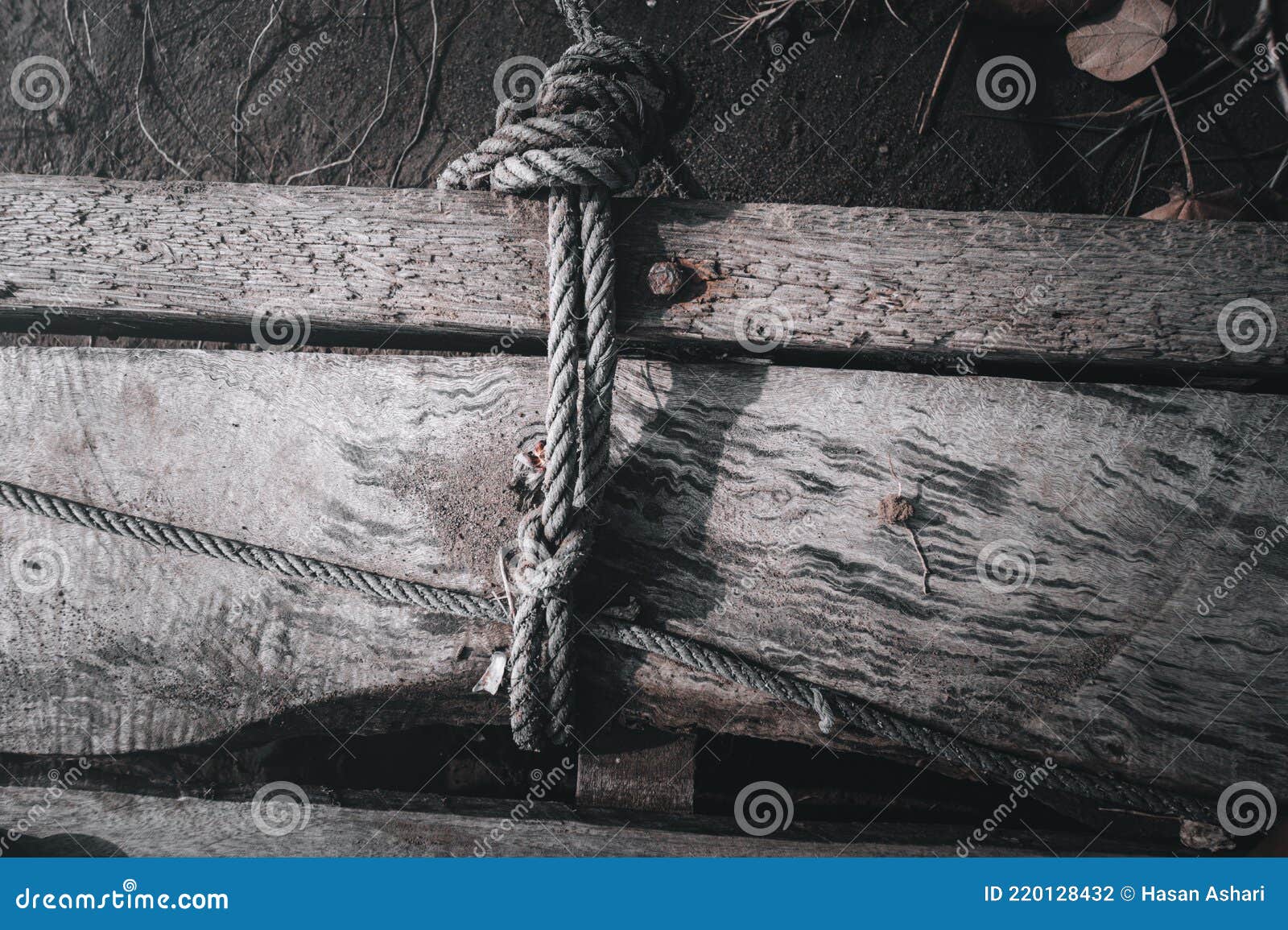 La Corde Qui Relie Les Planches De Bois Photo stock - Image du wooden ...