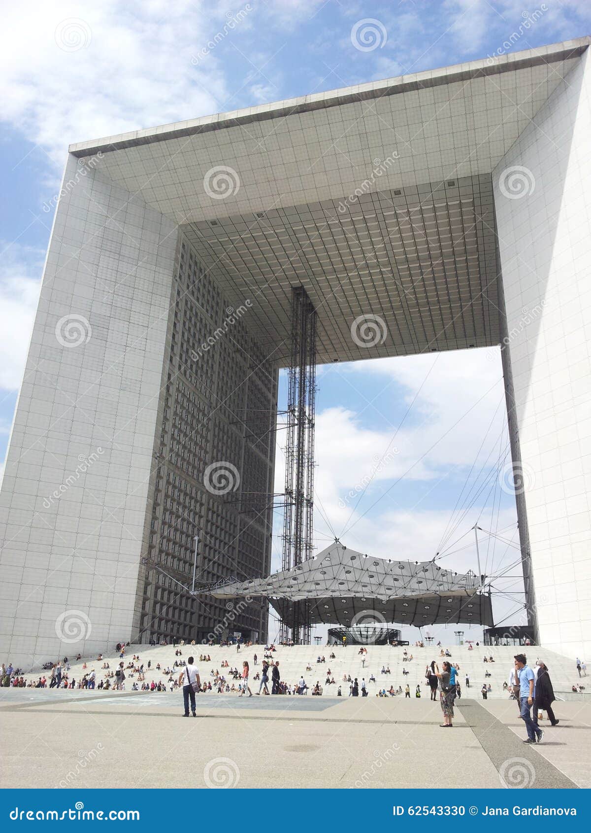La Defense in Paris editorial image. Image of architecture - 62543330