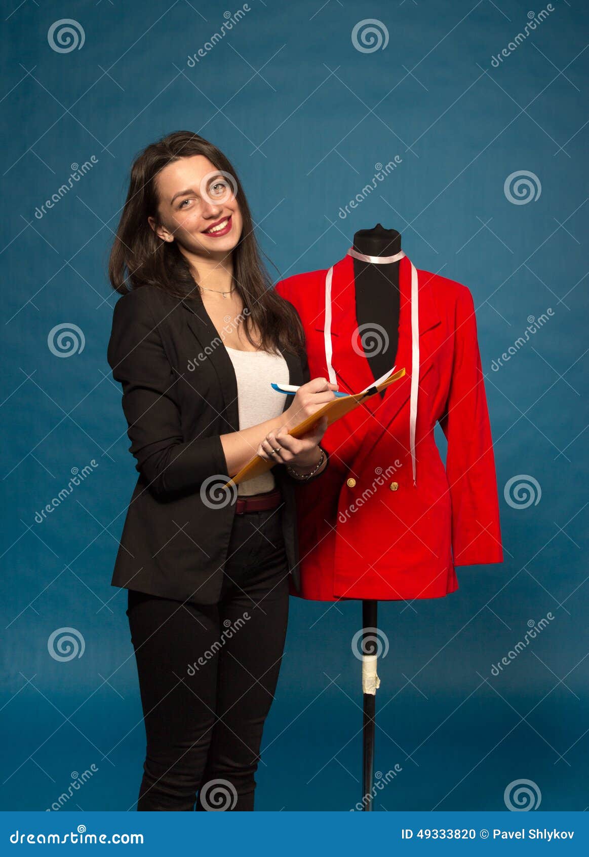 La donna con la compressa fotografia stock. Immagine di mestiere - 49333820