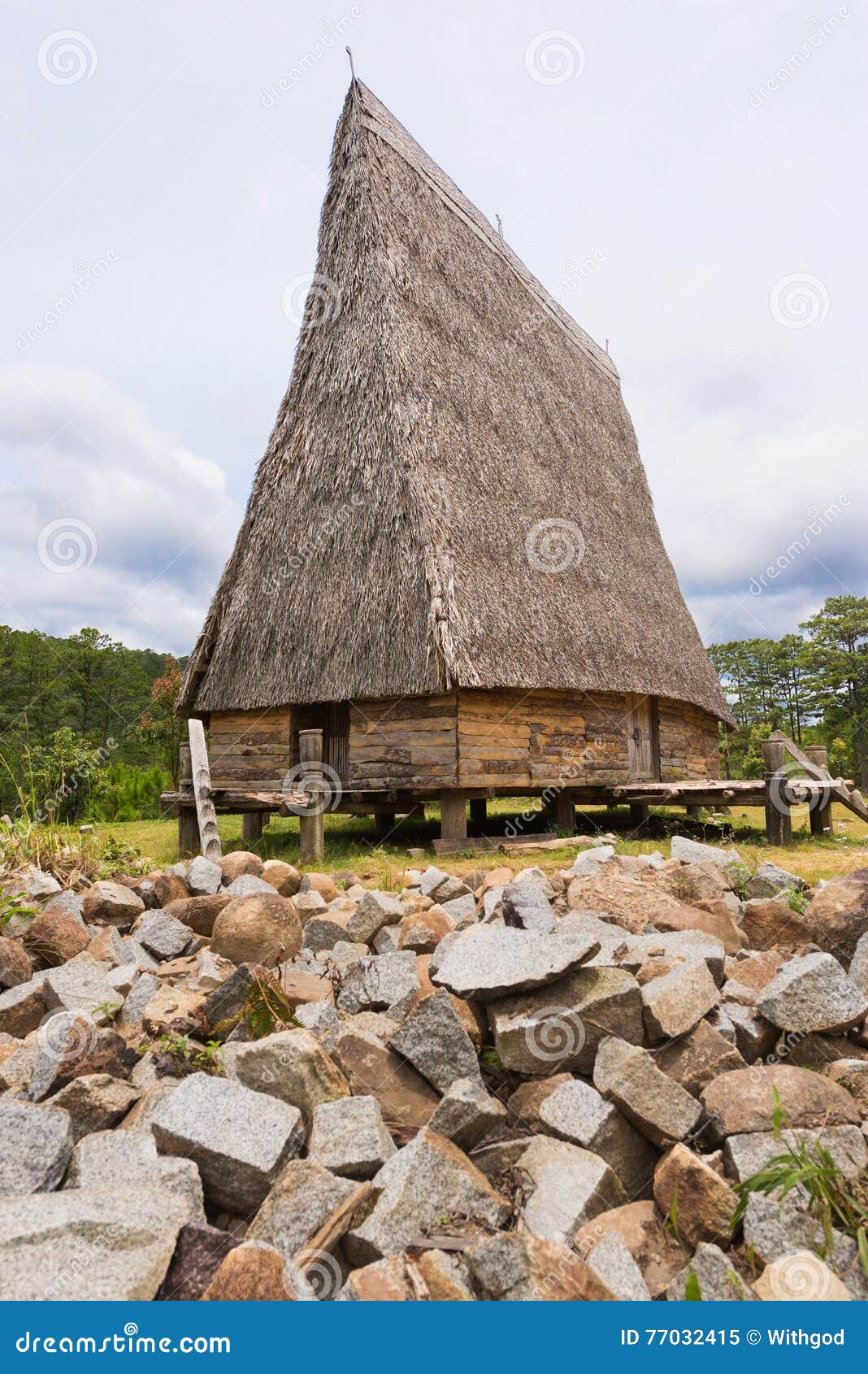 La Estructura De Bahnar Y De Giarai Imagen de archivo - Imagen de vida ...