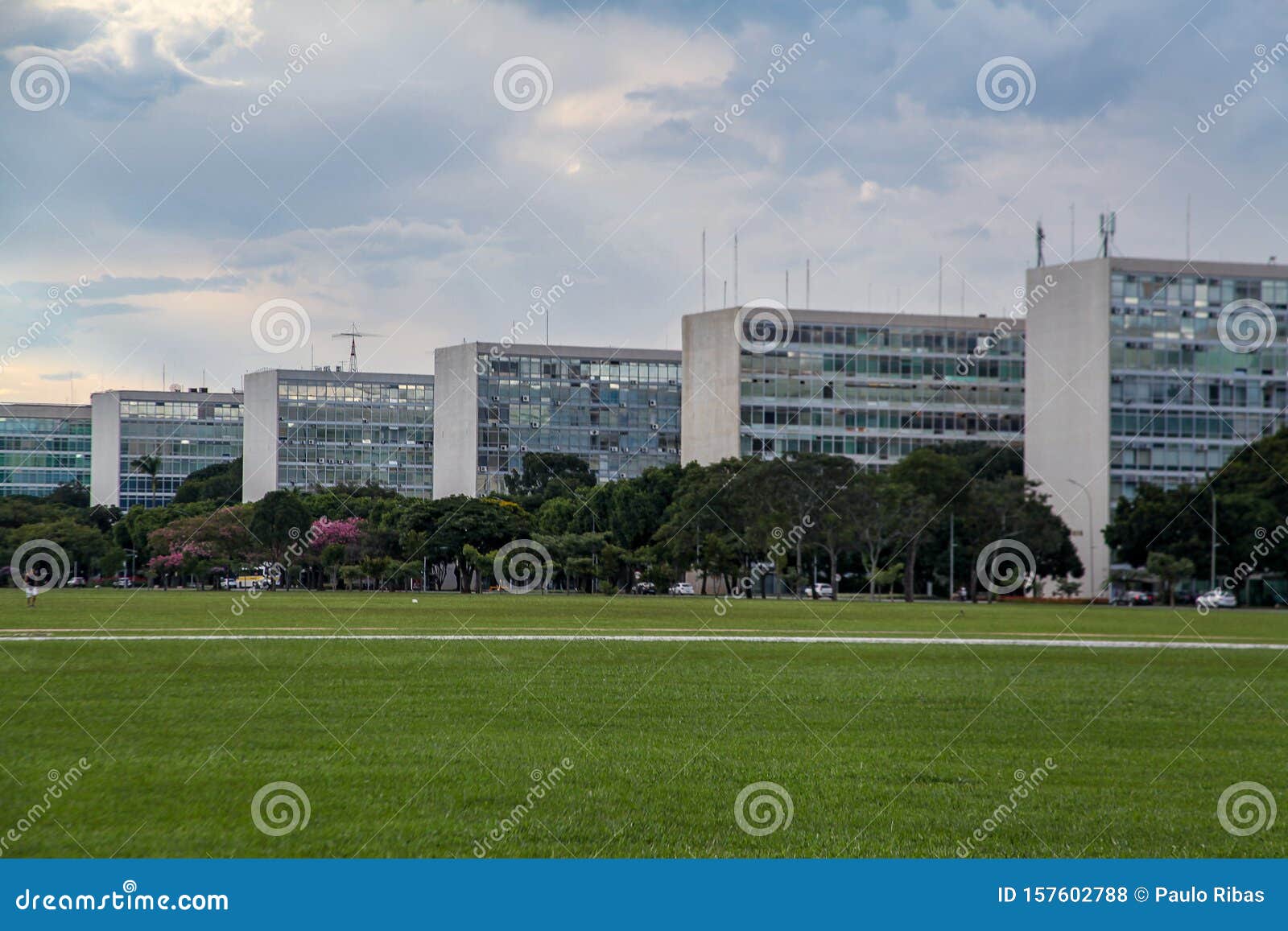 La Explanada De Los Ministerios, Brasilia Foto de archivo - Imagen de ...
